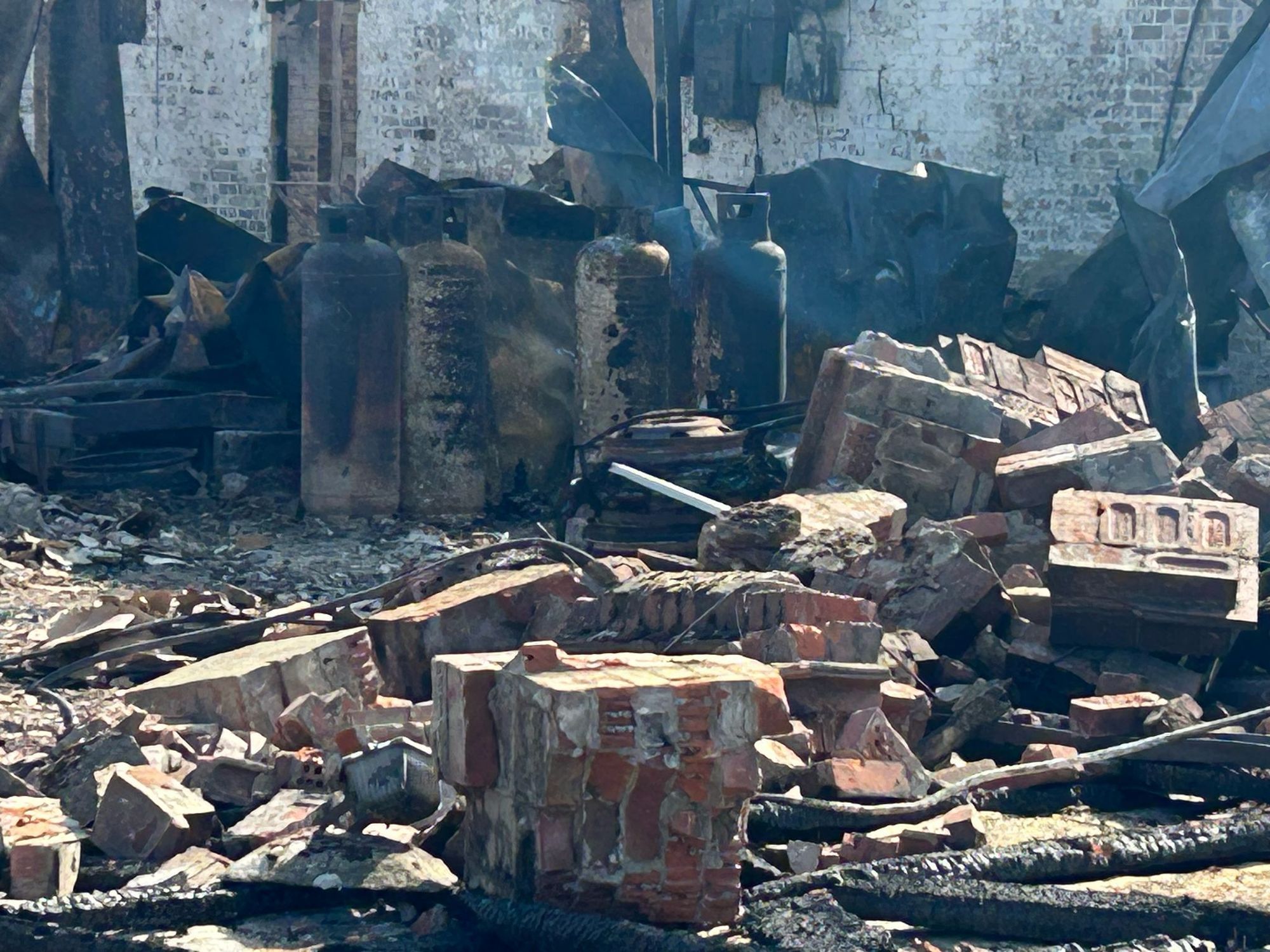 Old Sarum Airfield Hangar 3 Grade 2* in flames - Page 3 - PPRuNe Forums