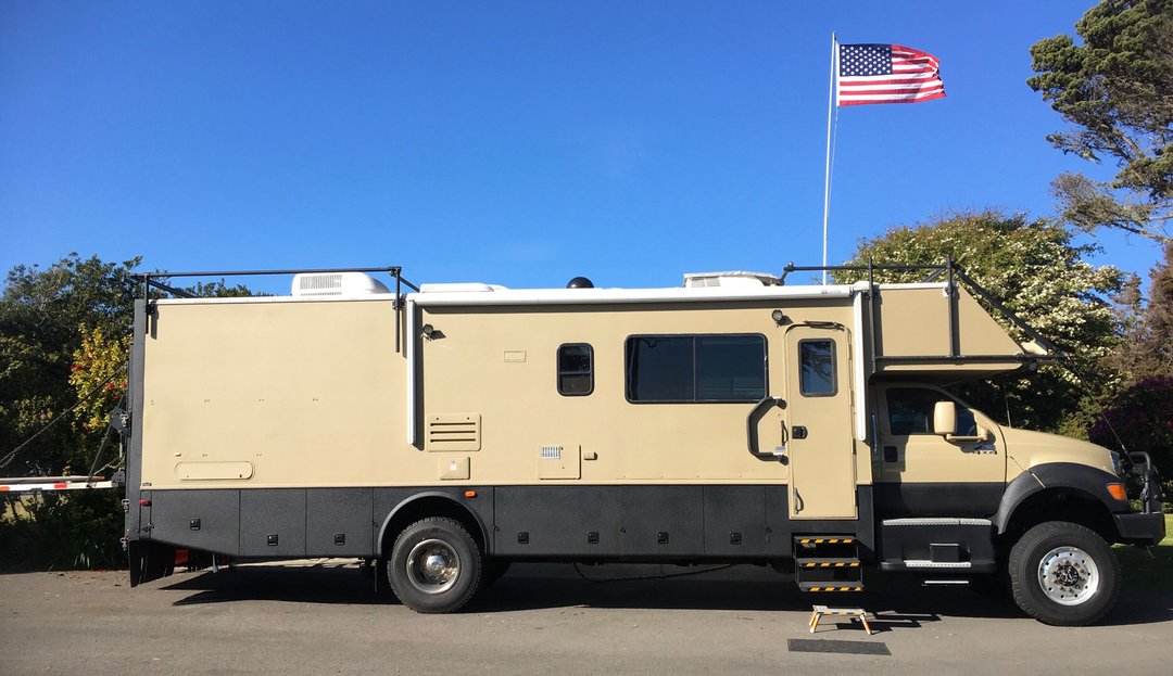 F750 4x4 Toterhome/ Toyhauler for Sale in BROOKINGS, OR | RacingJunk