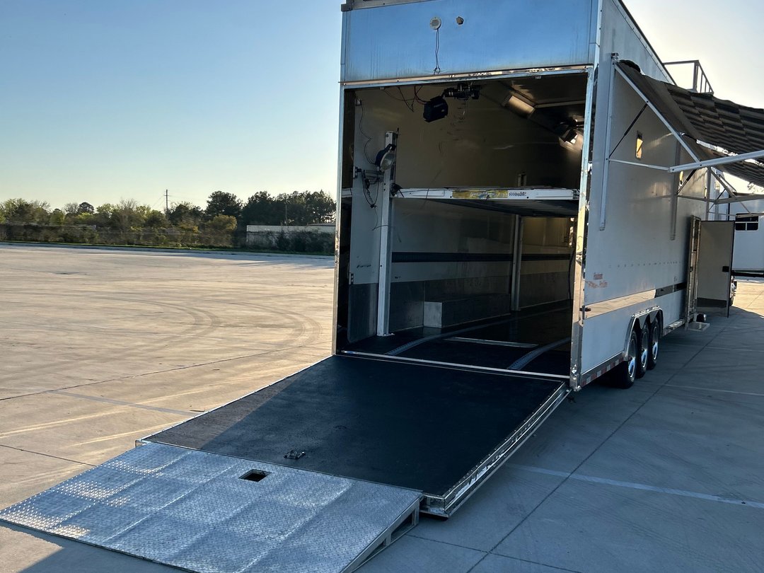 Haulmark Pro-line Stacker/ Sport Deck Toter for Sale in porter, TX ...