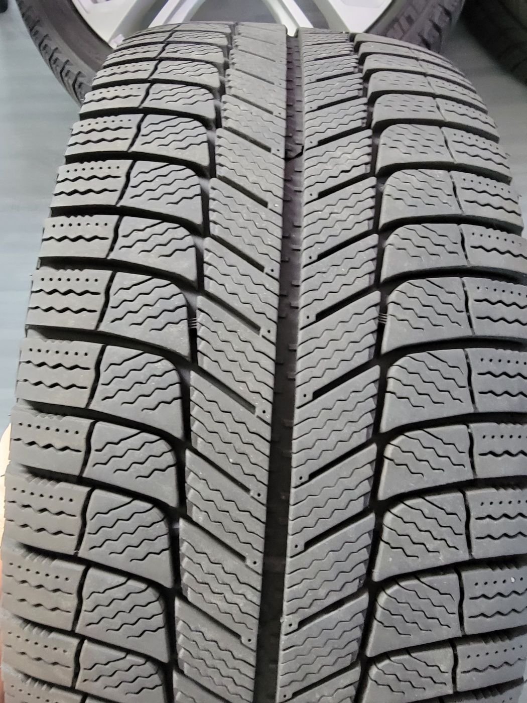 Selling 4 x Michelin X-Ice XI3 245/40/R18 on Andros Spec L Matte 10/32 ...