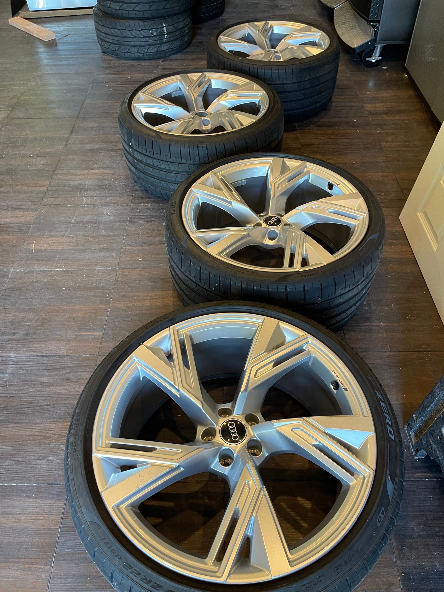 RS6 OEM Wheels and Tires 22" - AudiWorld Forums