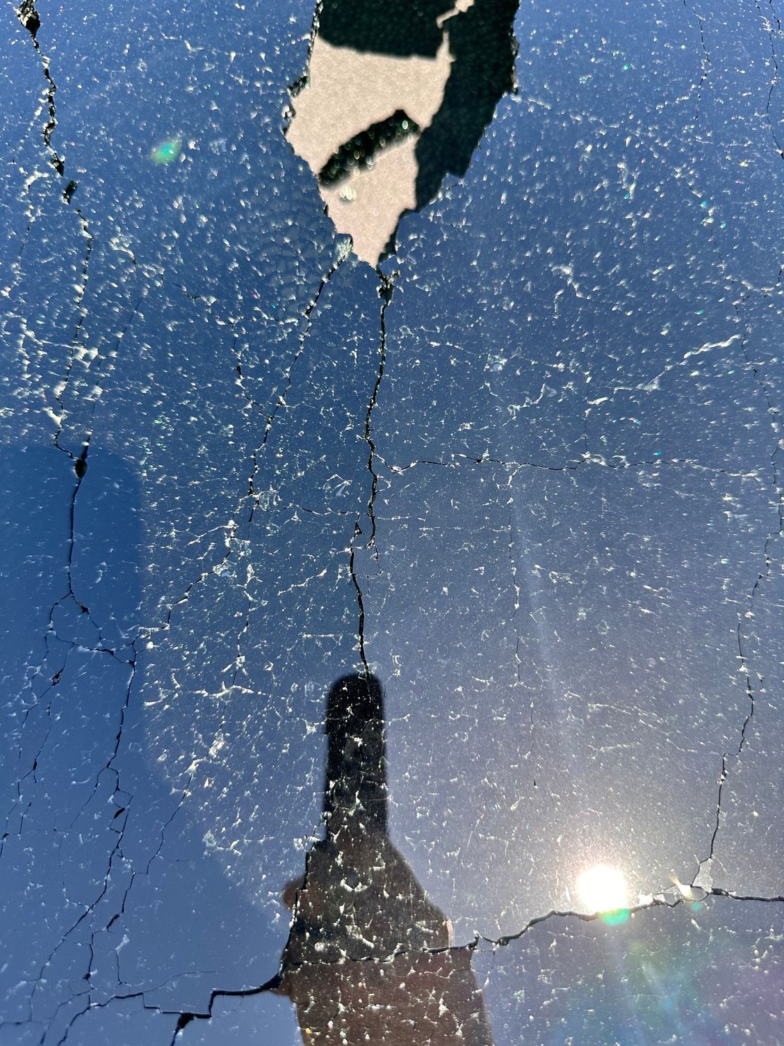 Audi Q7 2022 sunroof just busted by itself - AudiWorld Forums