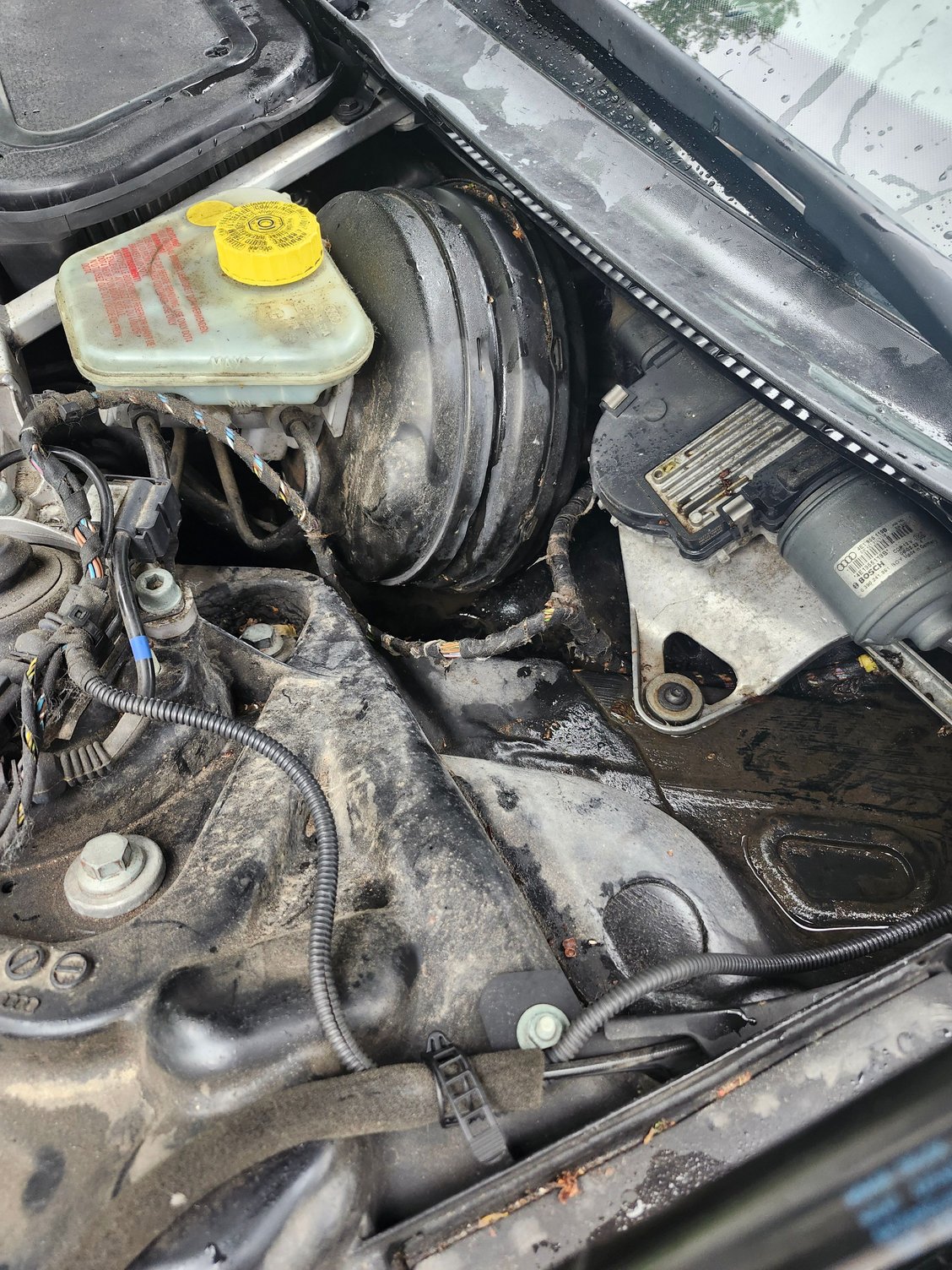 Please help 06 a8l 4.2l rain drains clogged and have noidea where - AudiWorld Forums