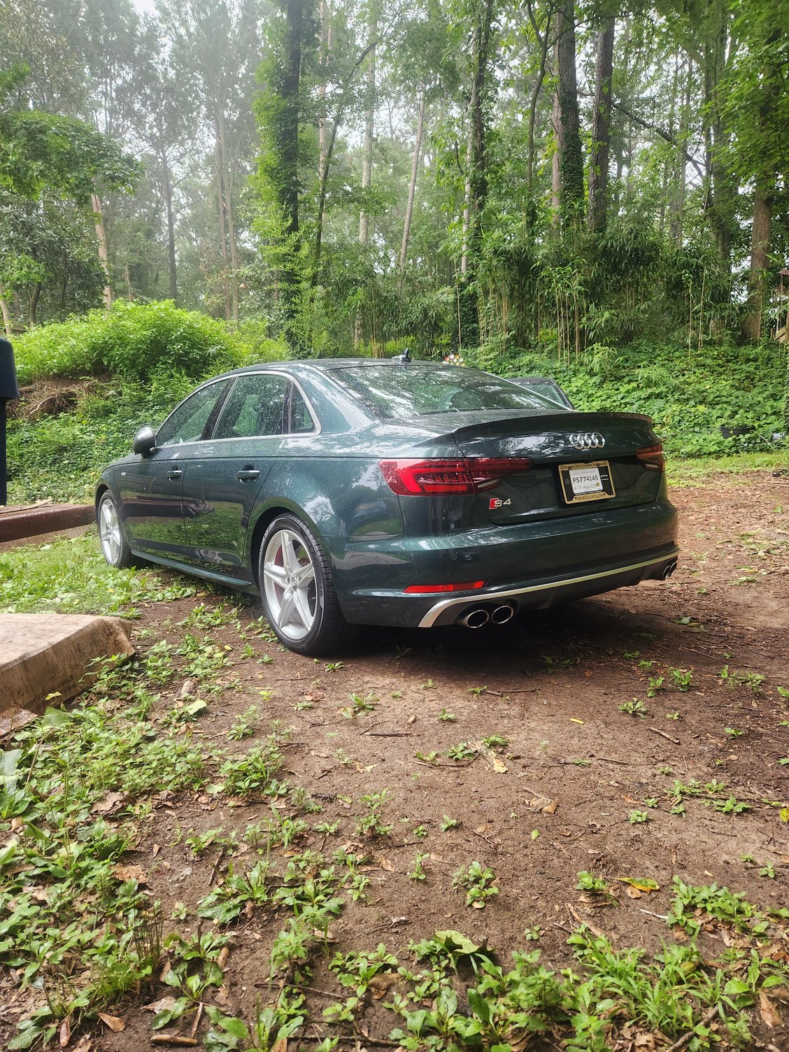 2018 gotland green metallic prestige with gotland grey Interior - AudiWorld Forums