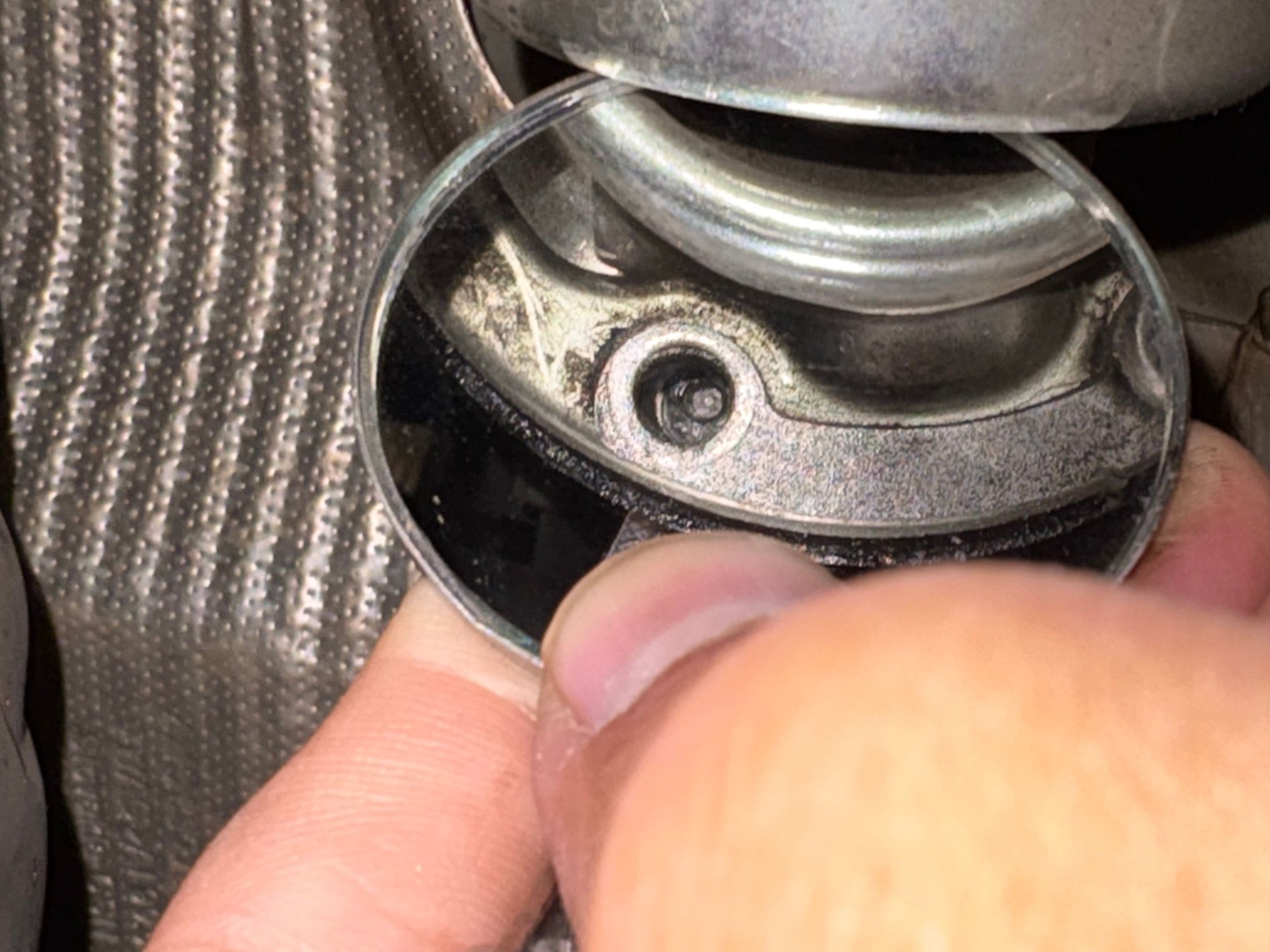 Broken drive shaft bolt rear differential - AudiWorld Forums