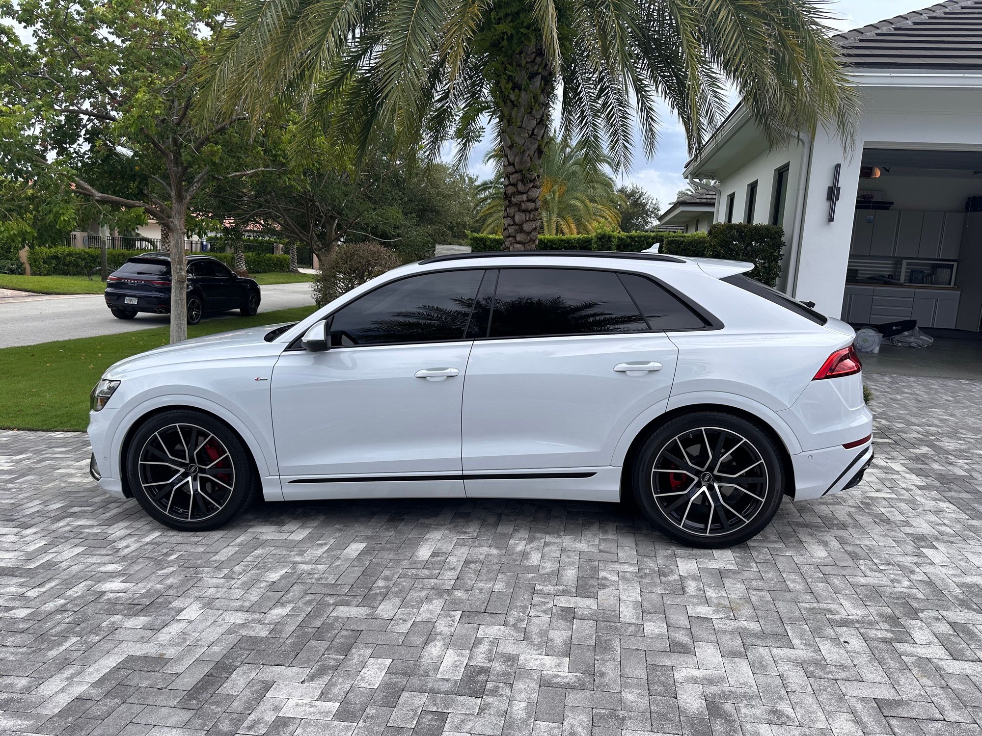 2022 MINT Q8 Prestige - S Line, Black Optics, fully loaded - AudiWorld ...