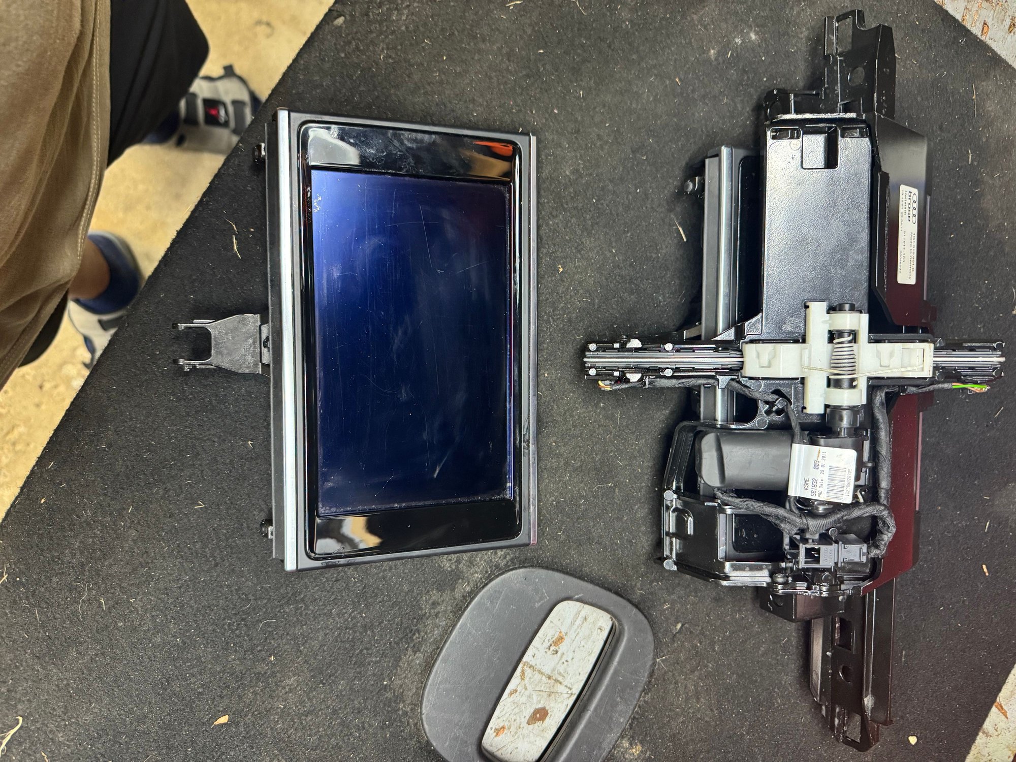 Mmi screens for sale - AudiWorld Forums
