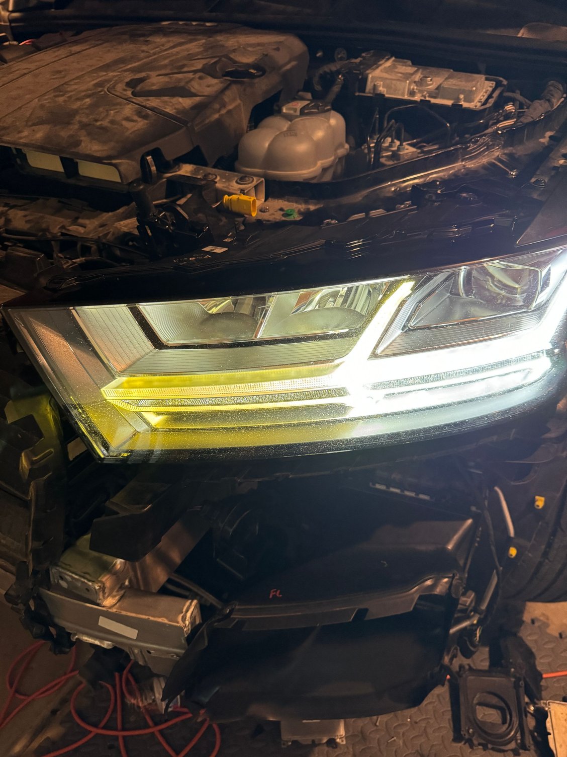 2018 Q7 - Headlight - Only half of LED strip lights up - AudiWorld Forums
