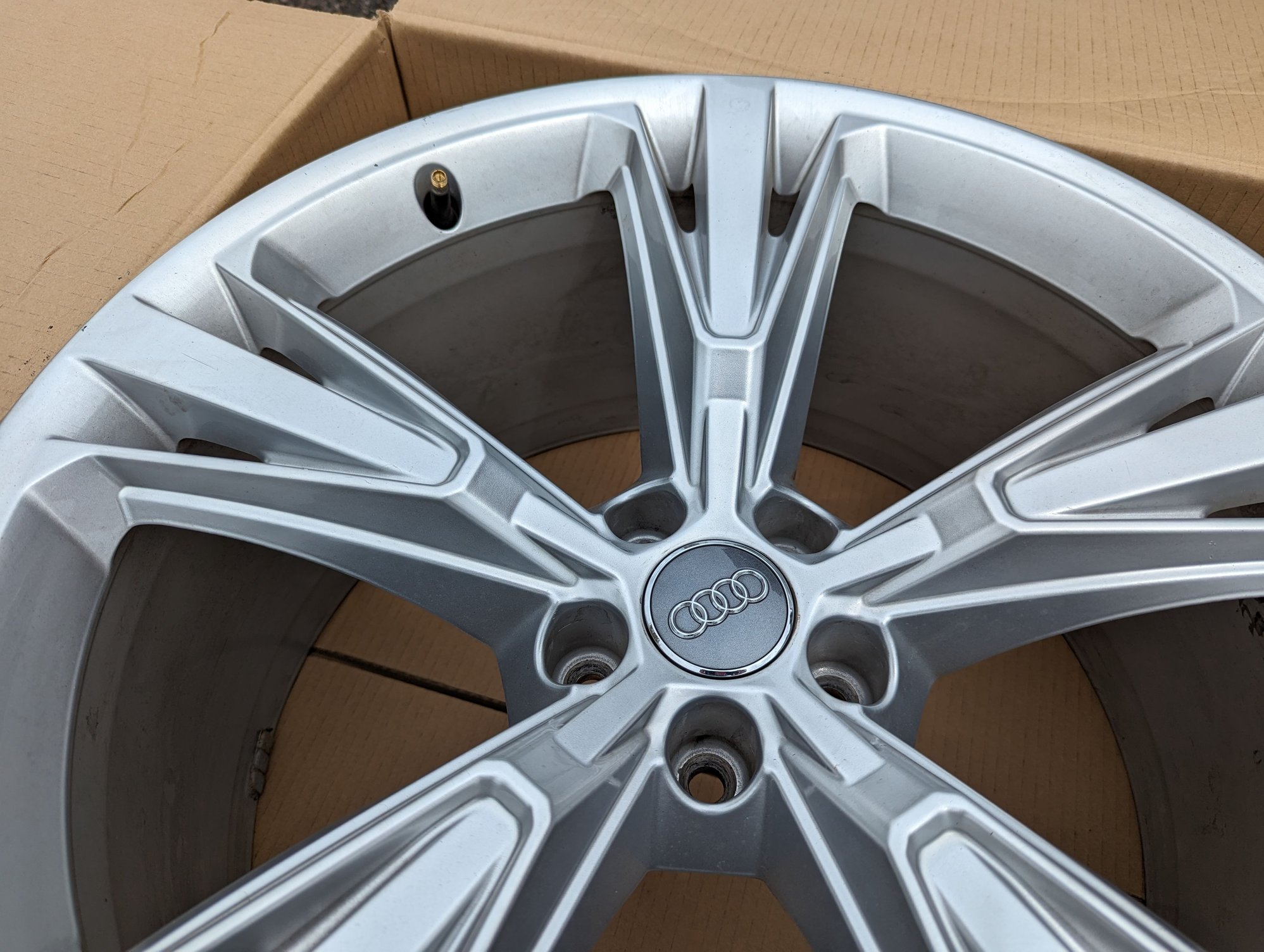 21" Audi Q8 OEM Rim - AudiWorld Forums