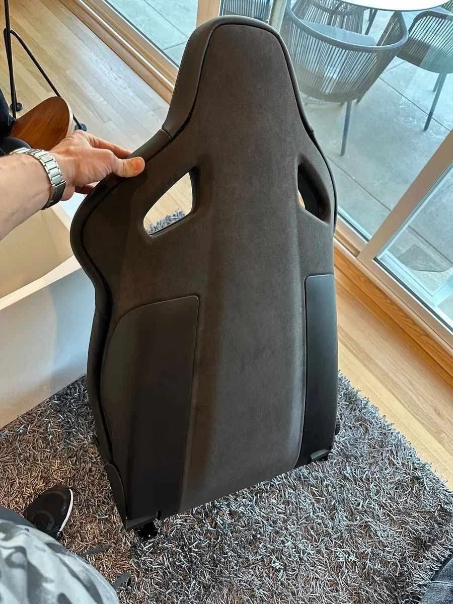 Gen 1 Audi R8 Wingback Seats - AudiWorld Forums