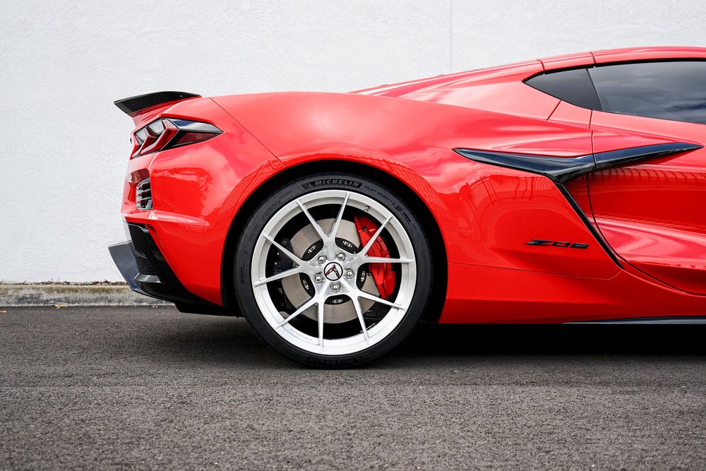 2023 Torch Red Corvette C8 Z06 get a set of Forgedlite MC5 Brushed ...