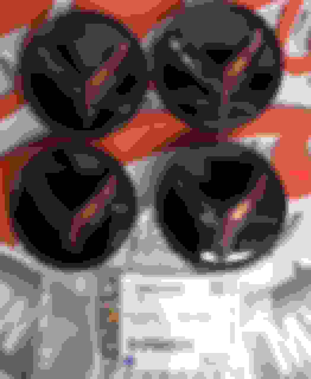 FS (For Sale) OEM Black lug nuts & OEM carbon flash center capss ...