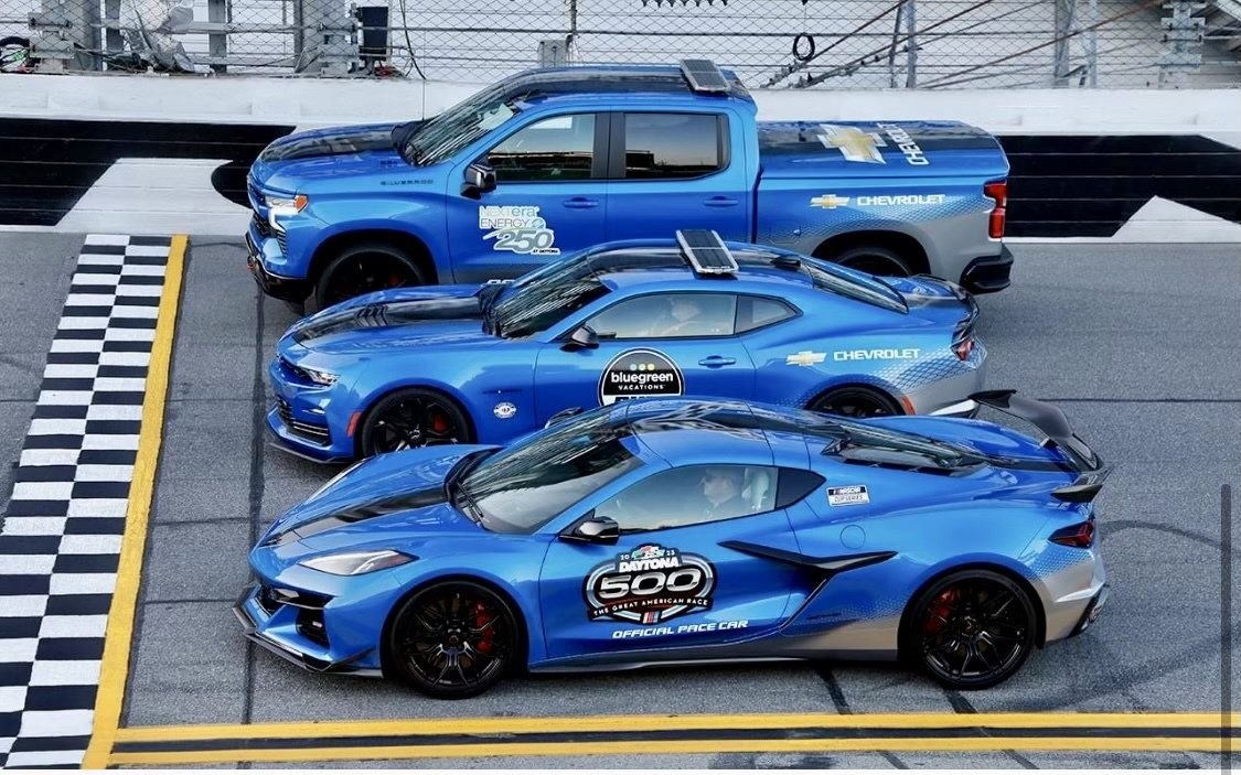 NYC Auto Show with E-Ray, Z06 and new Riptide Blue on the Equinox ...