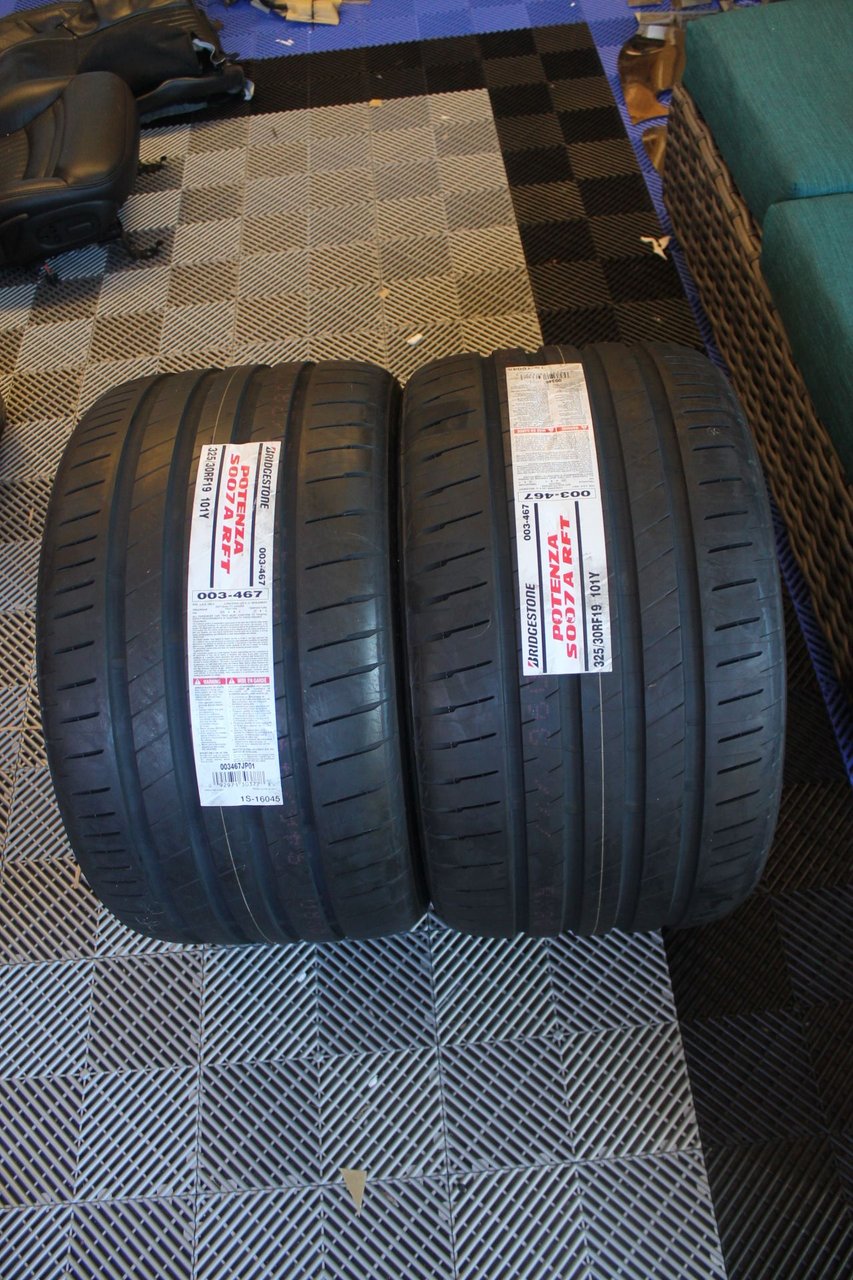 FS (For Sale) HALF PRICE TIRES - (2) 275/35R-18 (2) 325/30R-19 ...