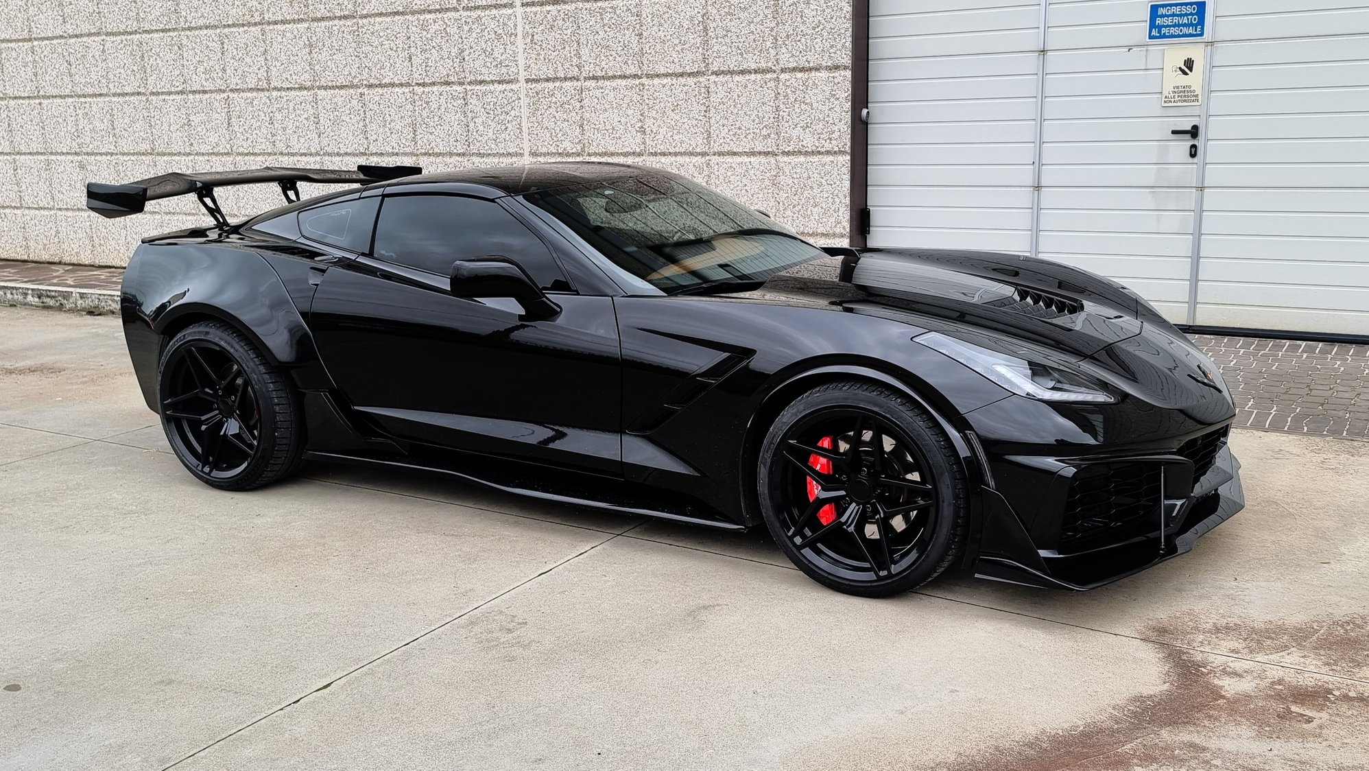 My custom widebody C7 Z51 side by side with a ZR1 - CorvetteForum ...
