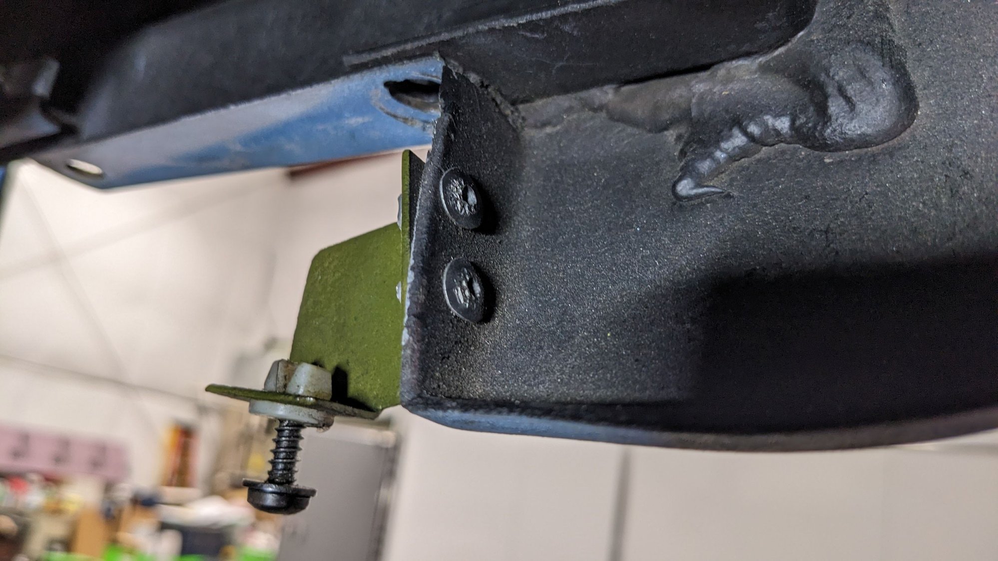 C2 How To Remove 1963-67 Rocker Molding Mount Bracket - Front Rivets To ...