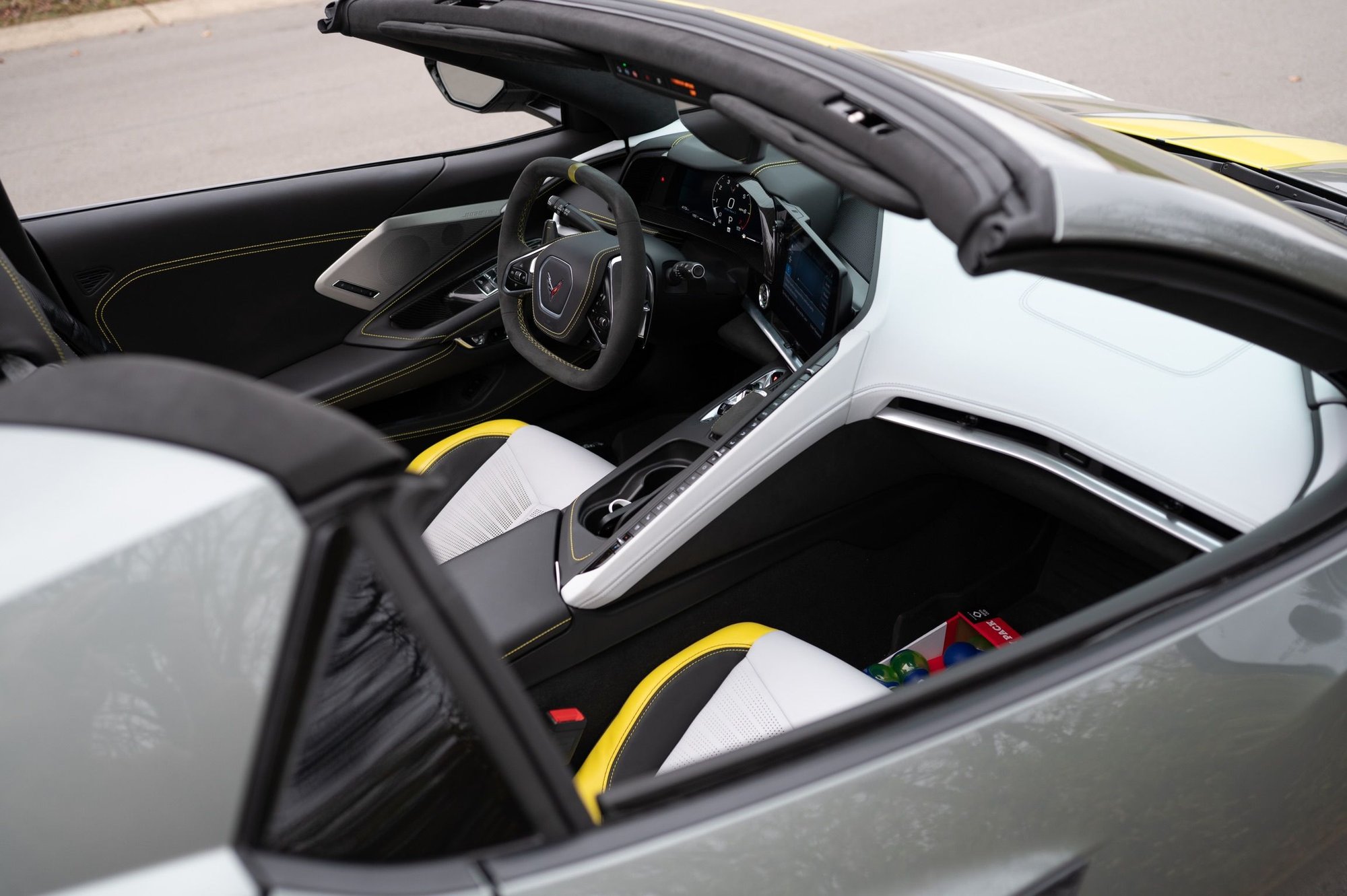 Fully loaded C8R convertible #231 front lift PRICE DROP - CorvetteForum ...