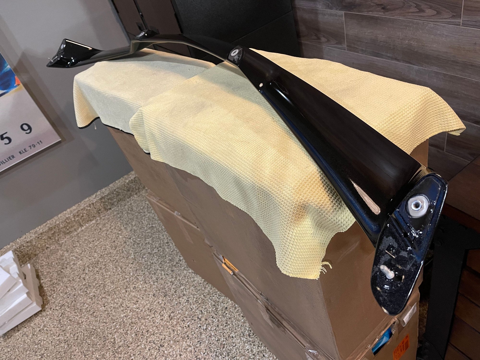 FS (For Sale) ‘22 C8 OEM Z51 Spoiler - Carbon Flash - Chicago Burbs ...