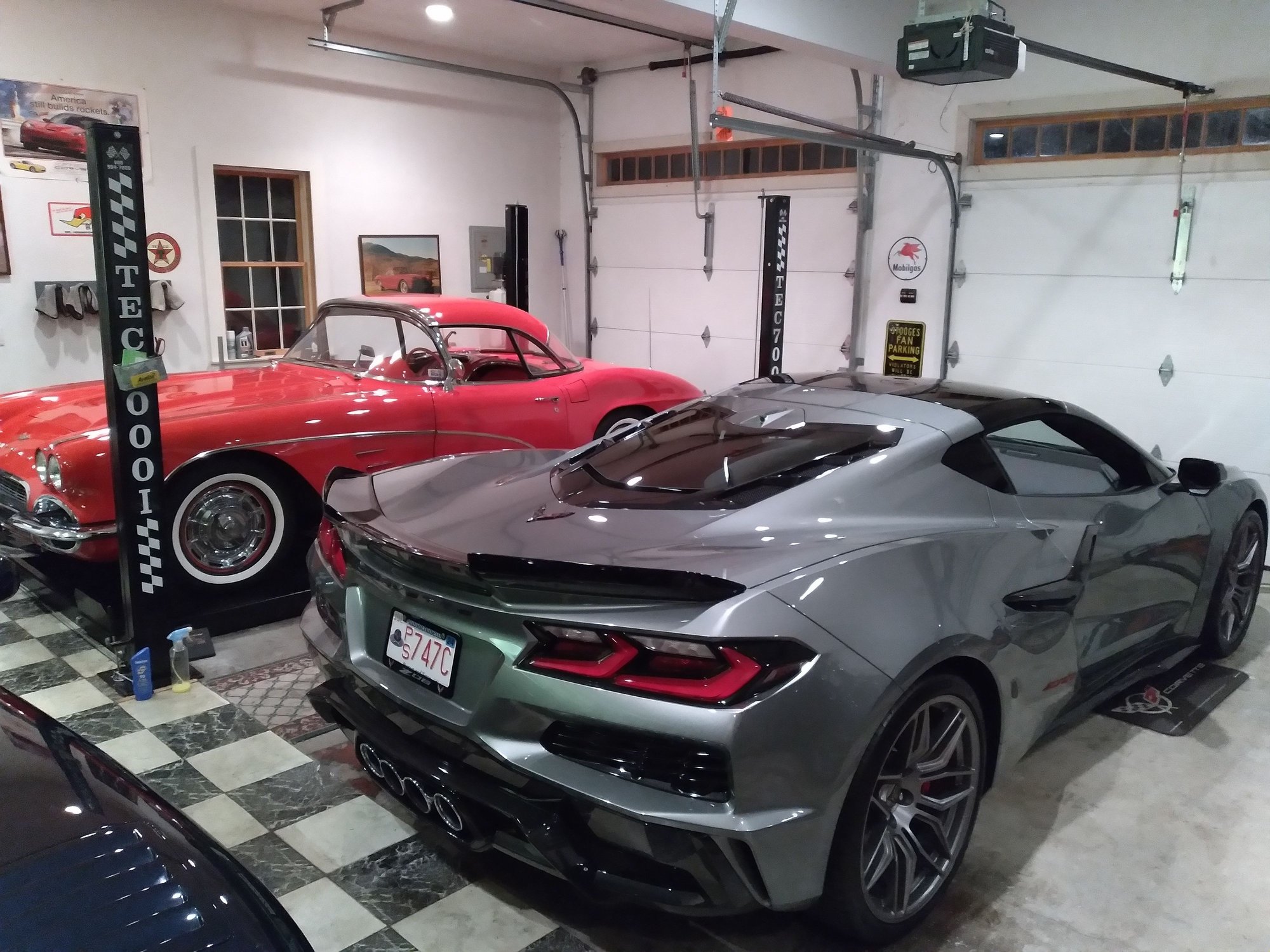 Almost all C 8's don't wave!? - CorvetteForum - Chevrolet Corvette ...