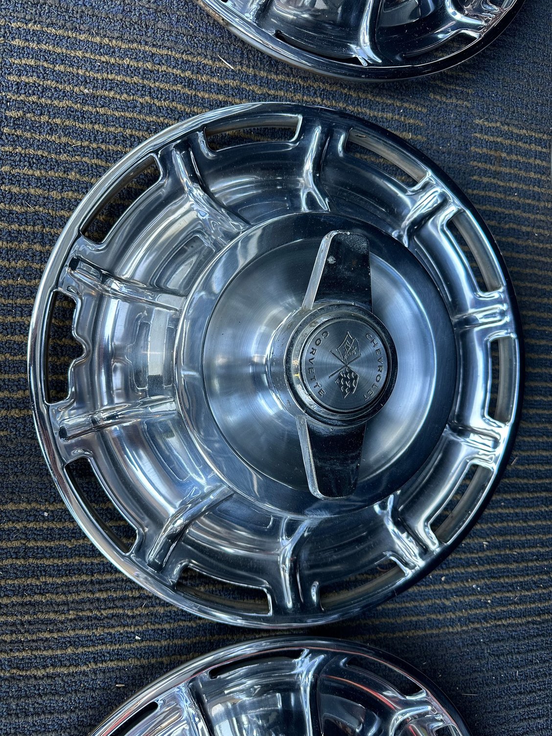 FS (For Sale) Original 1958-1962 Corvette Hubcaps Very Nice ...