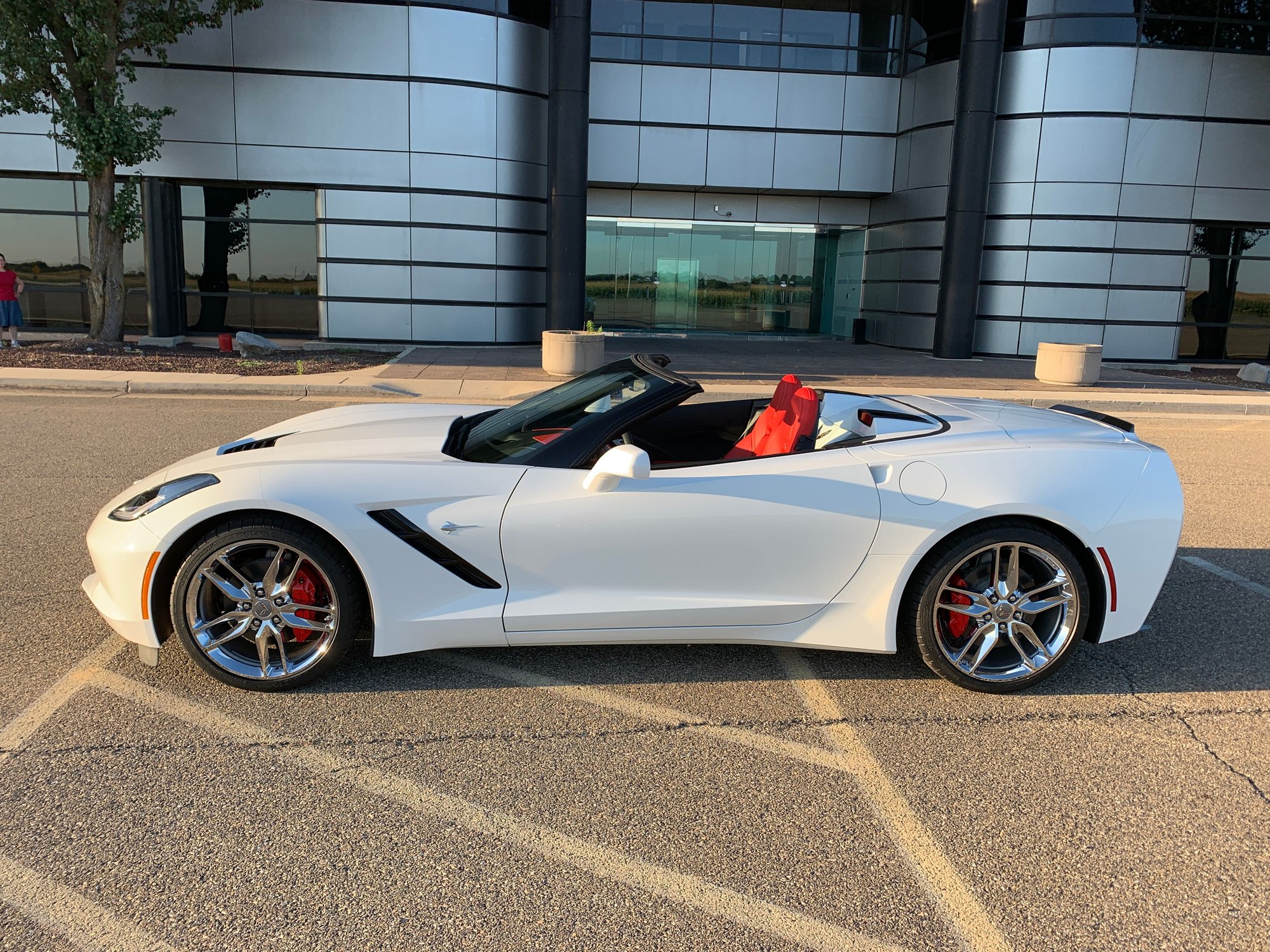 FS (For Sale) 2019 M7 White/Red Stingray convertible - CorvetteForum ...