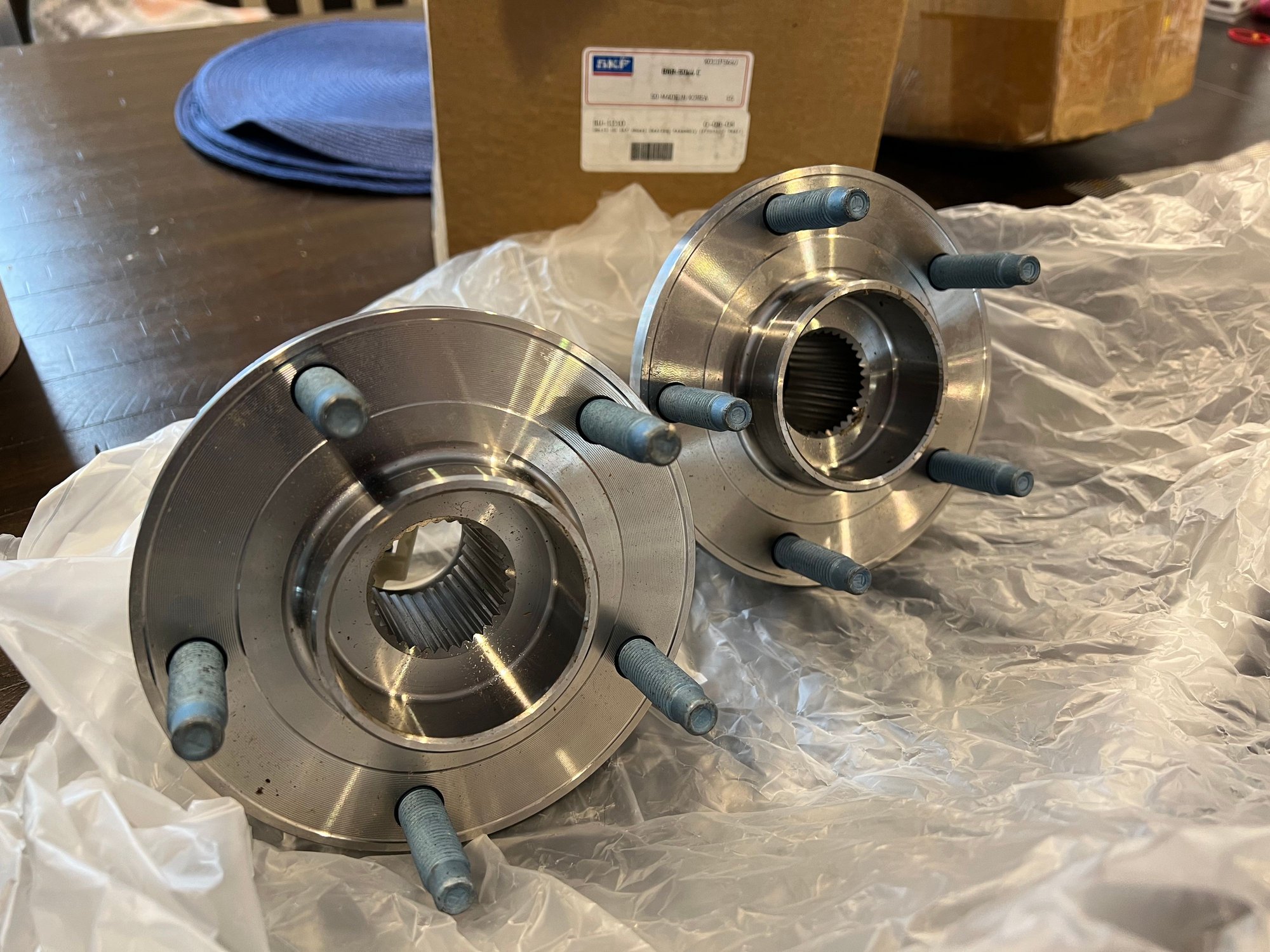 FS (For Sale) 2) SKF Race Hubs 09-13 Chevy Corvette 33 Spline ...