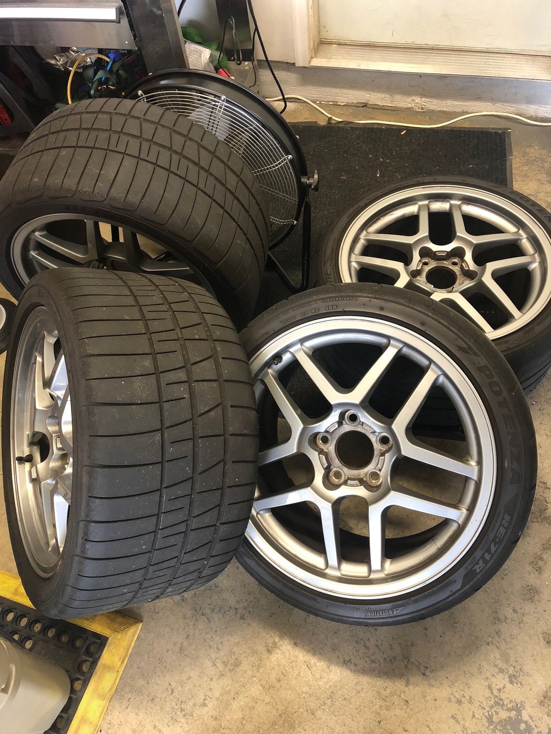 FS (For Sale) C5 Z06 Square Wheel Setup / Tires 18 x 10.5. Rivals/ RE ...