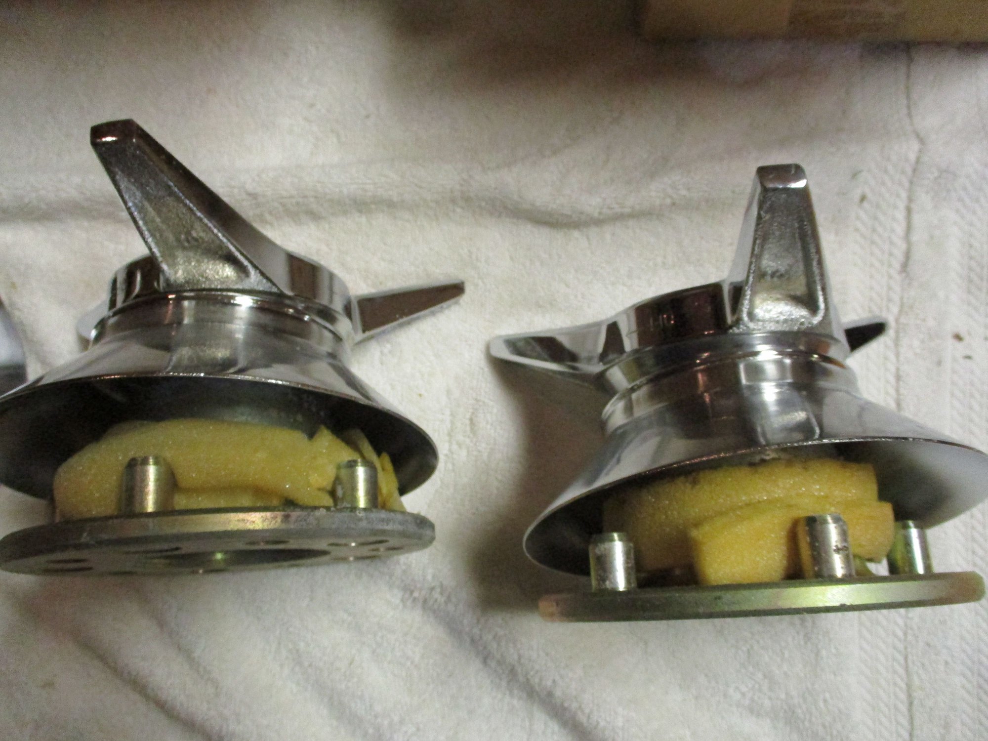 FS (For Sale) Full set of new knock off wheel mounting hardware ...