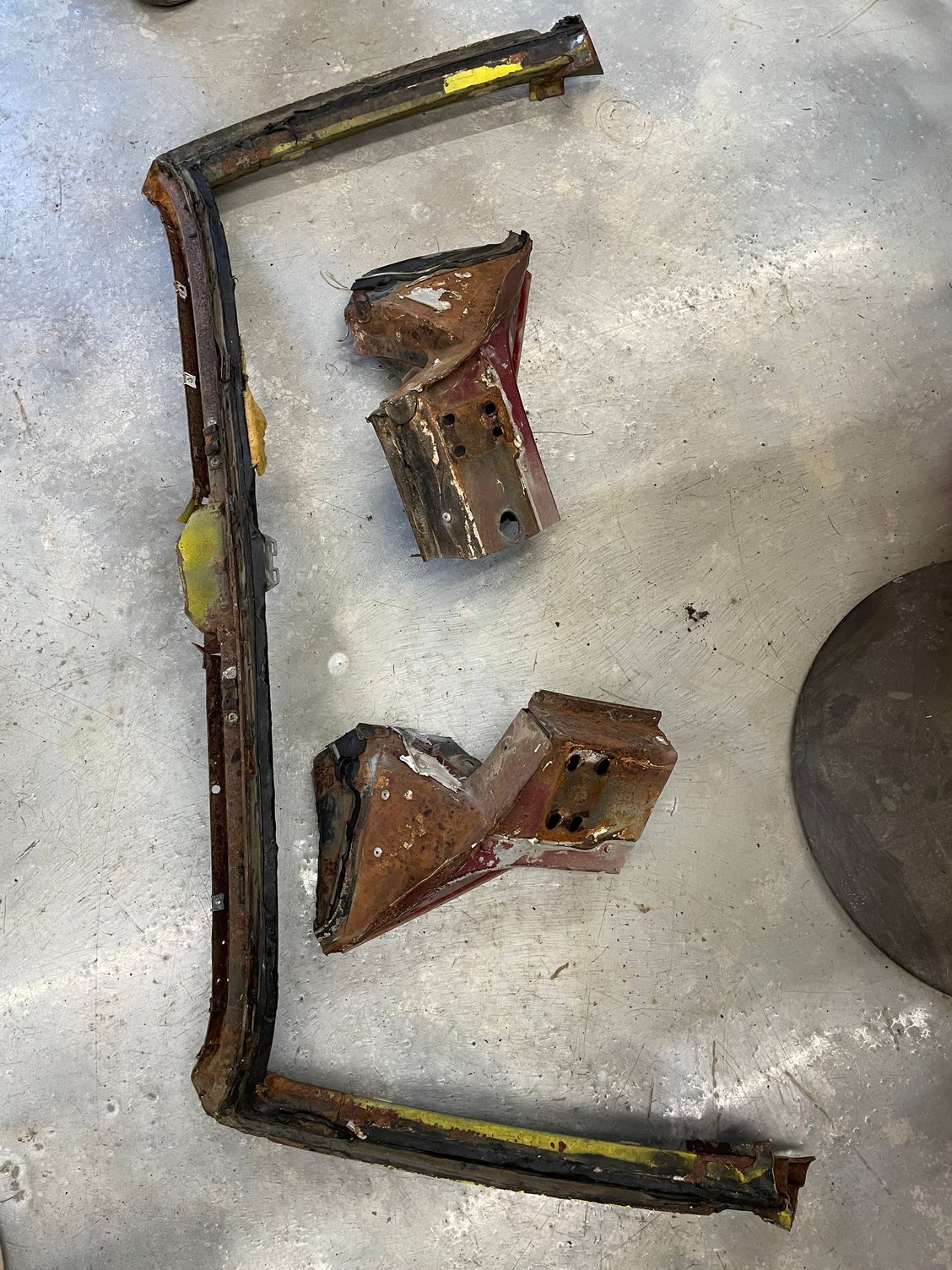Windshield frame rust repair - CorvetteForum - Chevrolet Corvette Forum ...