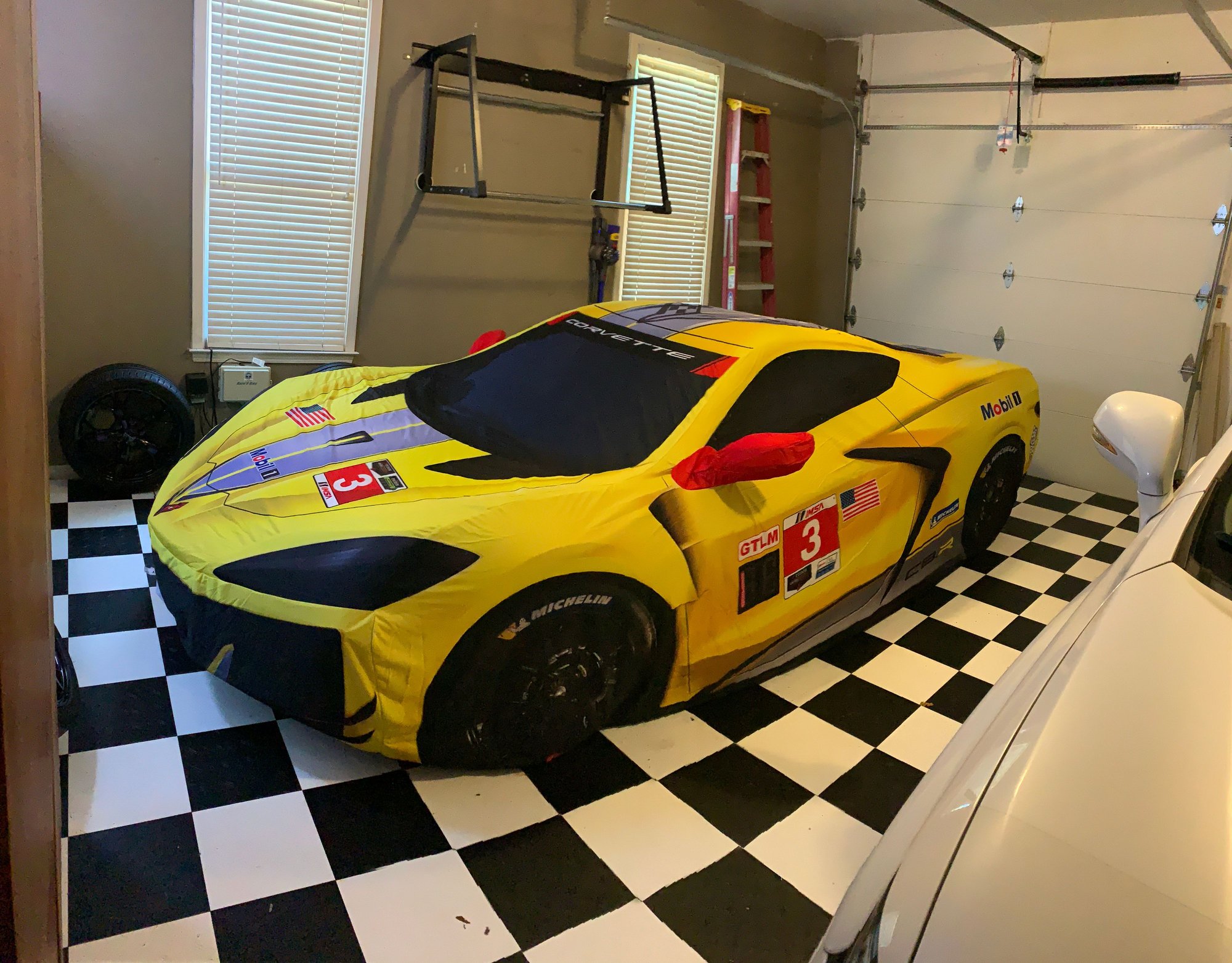 C8R Cover - CorvetteForum - Chevrolet Corvette Forum Discussion