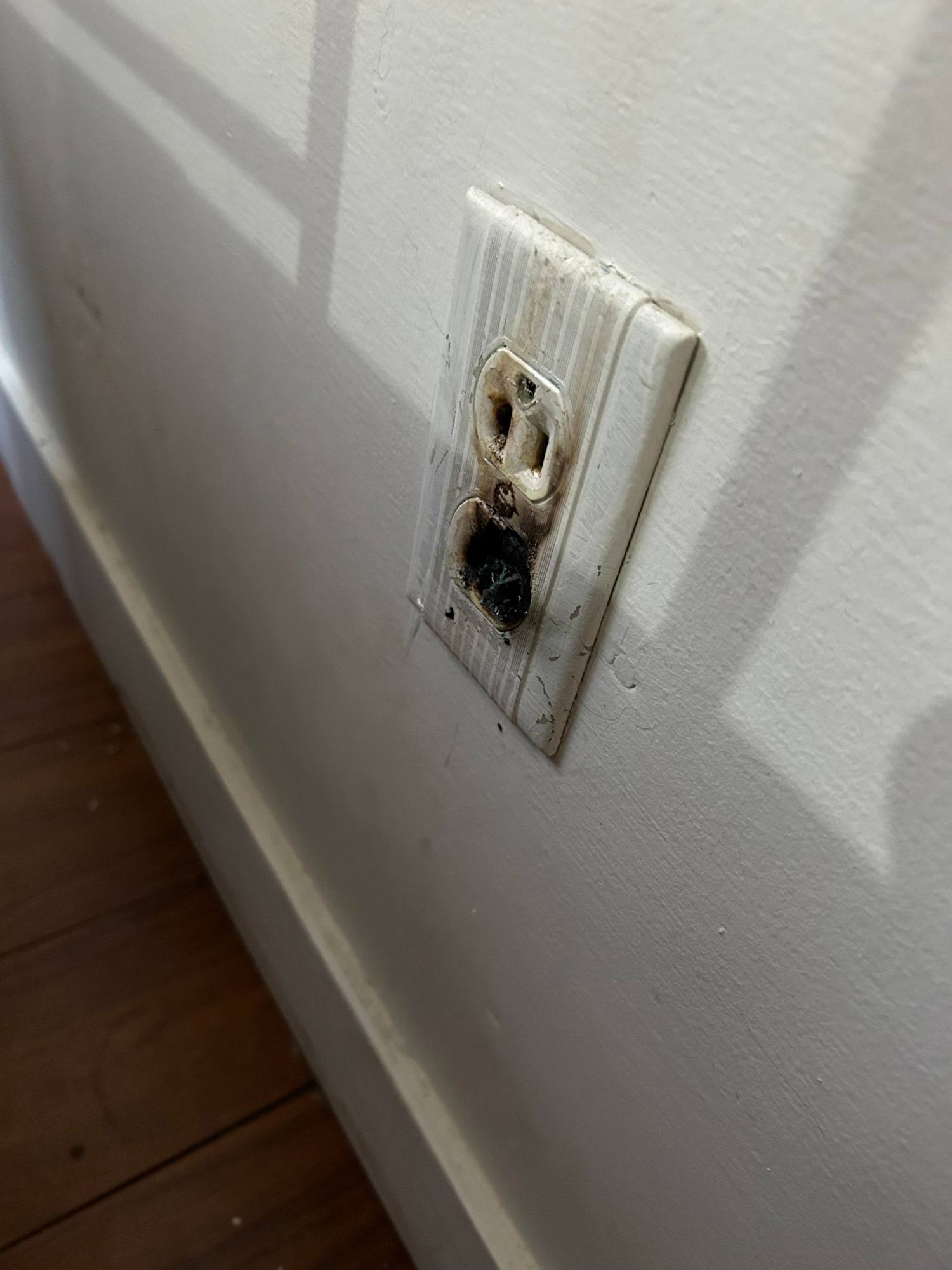 Fried wall outlet - DoItYourself.com Community Forums