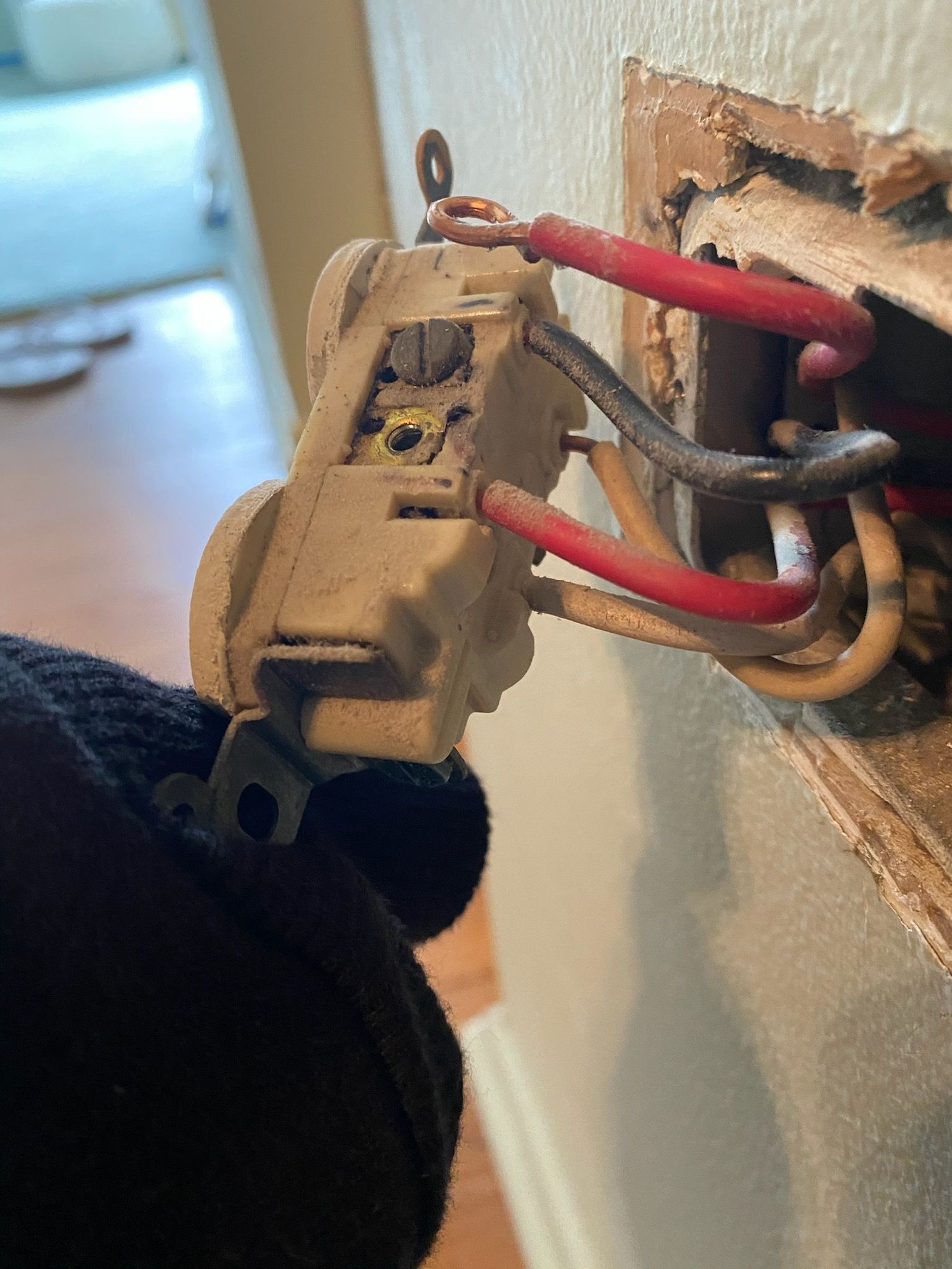 adding outlet - DoItYourself.com Community Forums