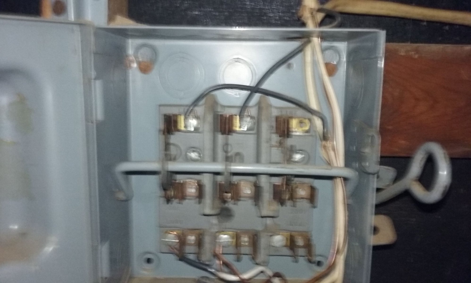 workshop wiring from electrical outlet to the wall box - DoItYourself ...