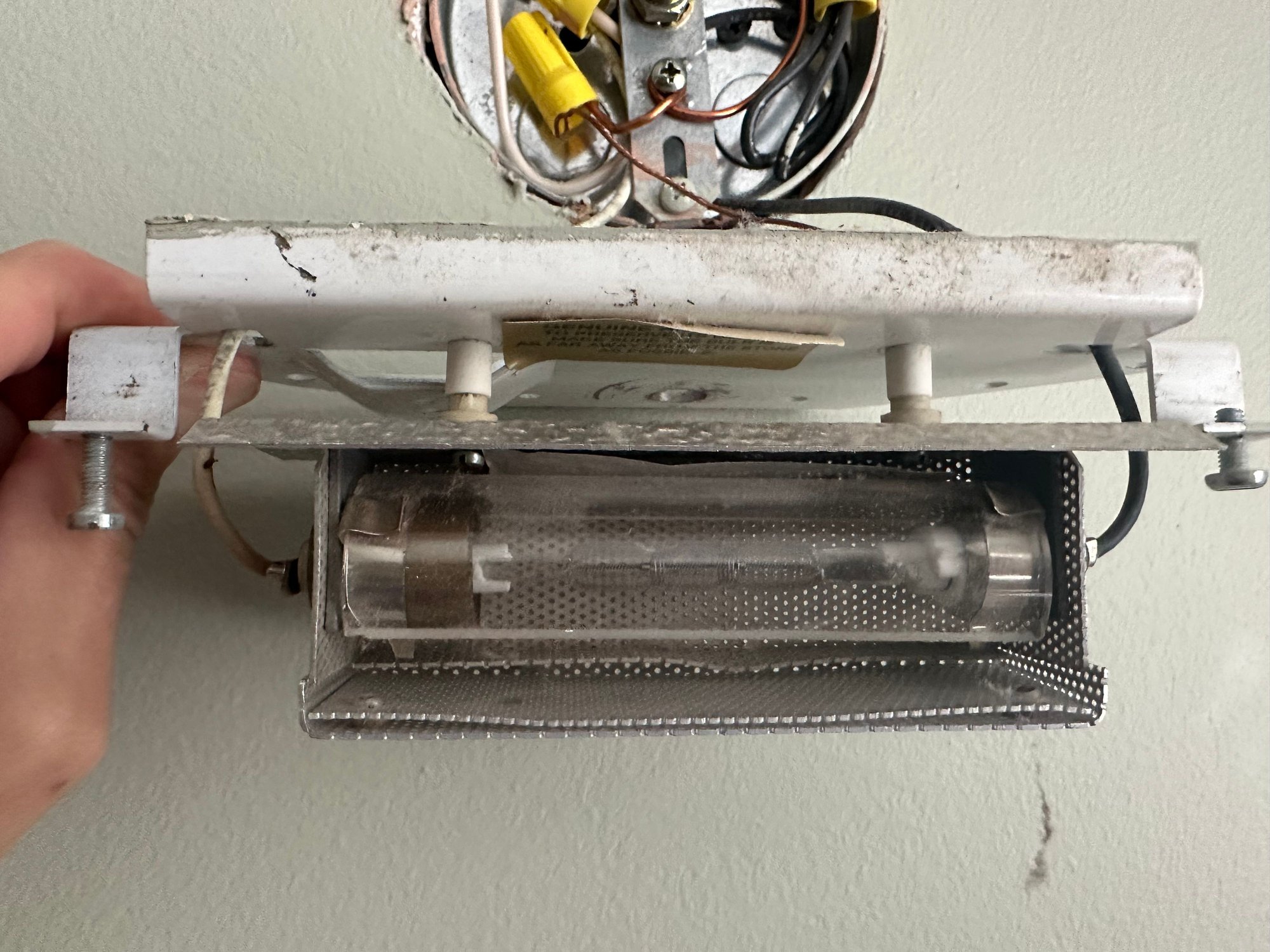 Retrofitting an LED light into existing light sconce? - DoItYourself ...