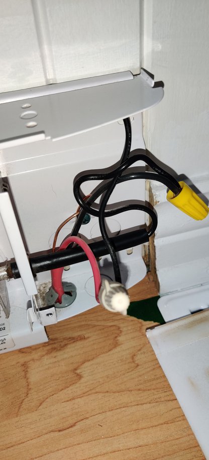 Baseboard thermostat not working, everything is wired correctly ...