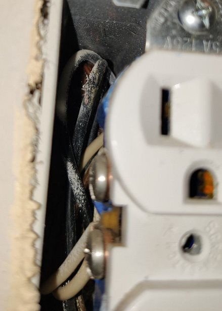 Oddball electrical problem - DoItYourself.com Community Forums