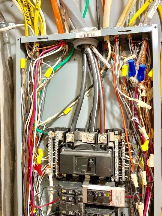 Did my electrician incorrectly wire the sub panel ground conductor ...