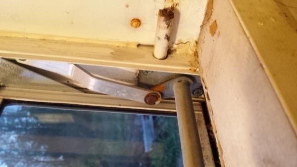 Replacing handle for louver crank out window - DoItYourself.com ...