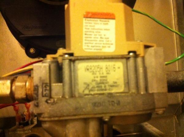 Locating flame sensor on RUUD gas furnace - DoItYourself.com Community ...