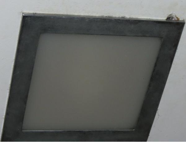 How to open this ceiling light fixtures? - DoItYourself.com Community ...