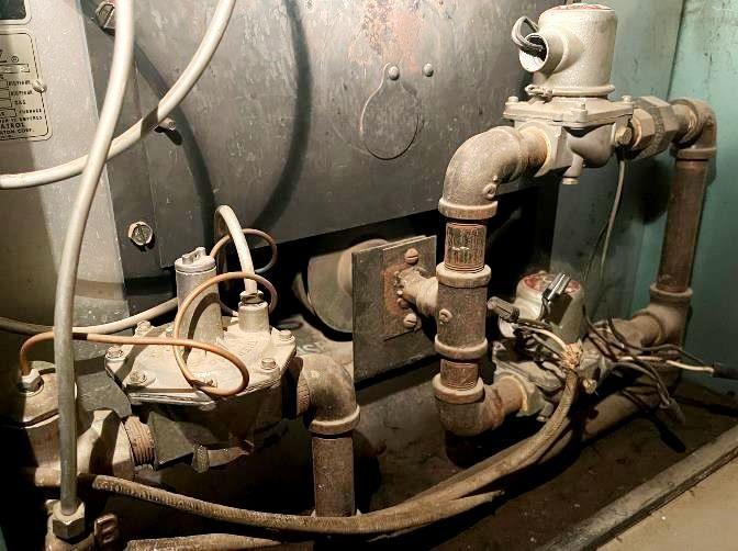 Line Voltage Thermostats w/ Old Mueller Climatrol Gas Furnace ...