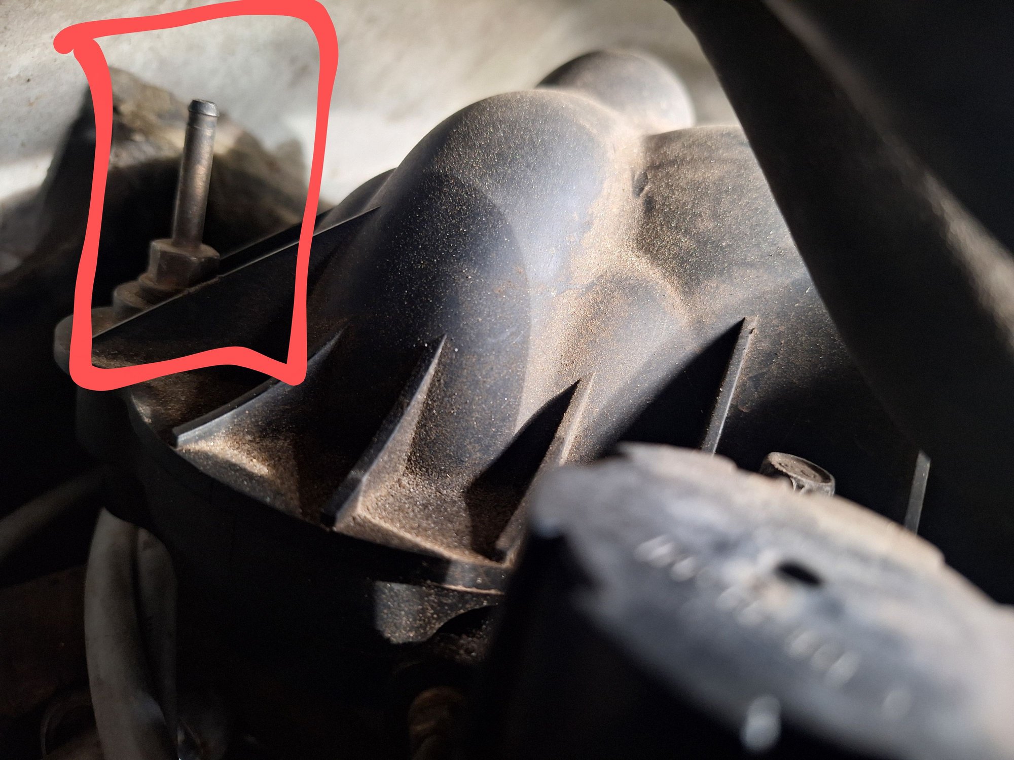 Help with vacuum ports on top of intake manifold - Ford F150 Forum ...
