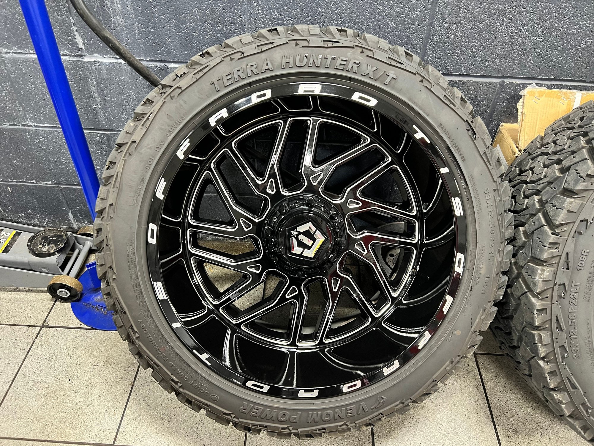North Central For sale wheels and tires 22x12 tis 544bm with venom xt ...