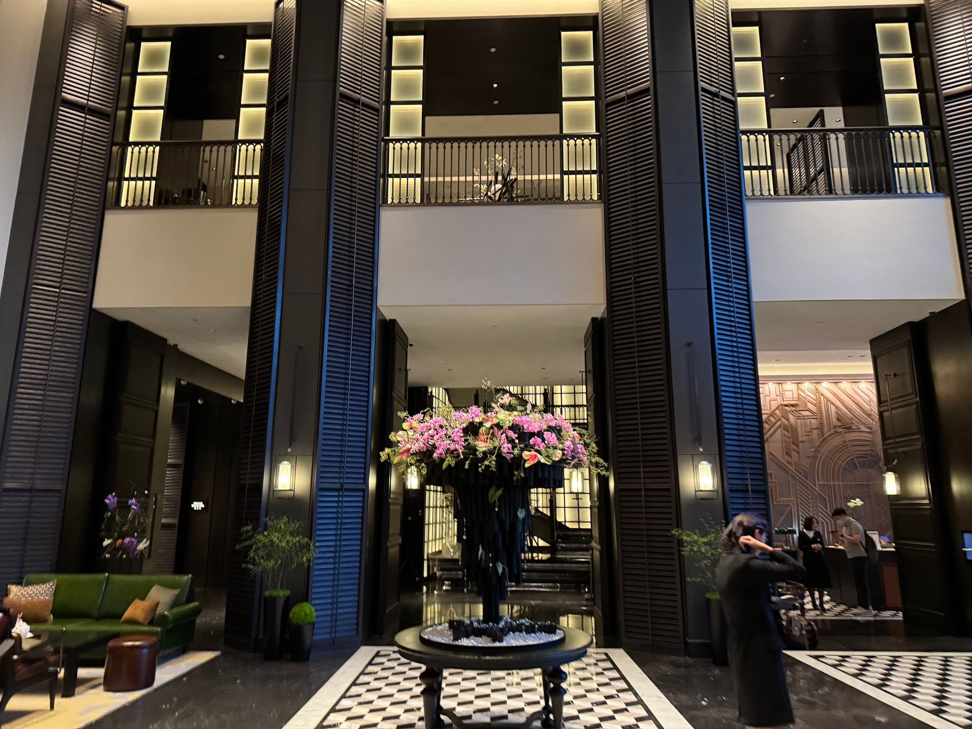 Thompson Shanghai Expo (and adjacent Mumian/Unbound) REVIEW - MASTER ...