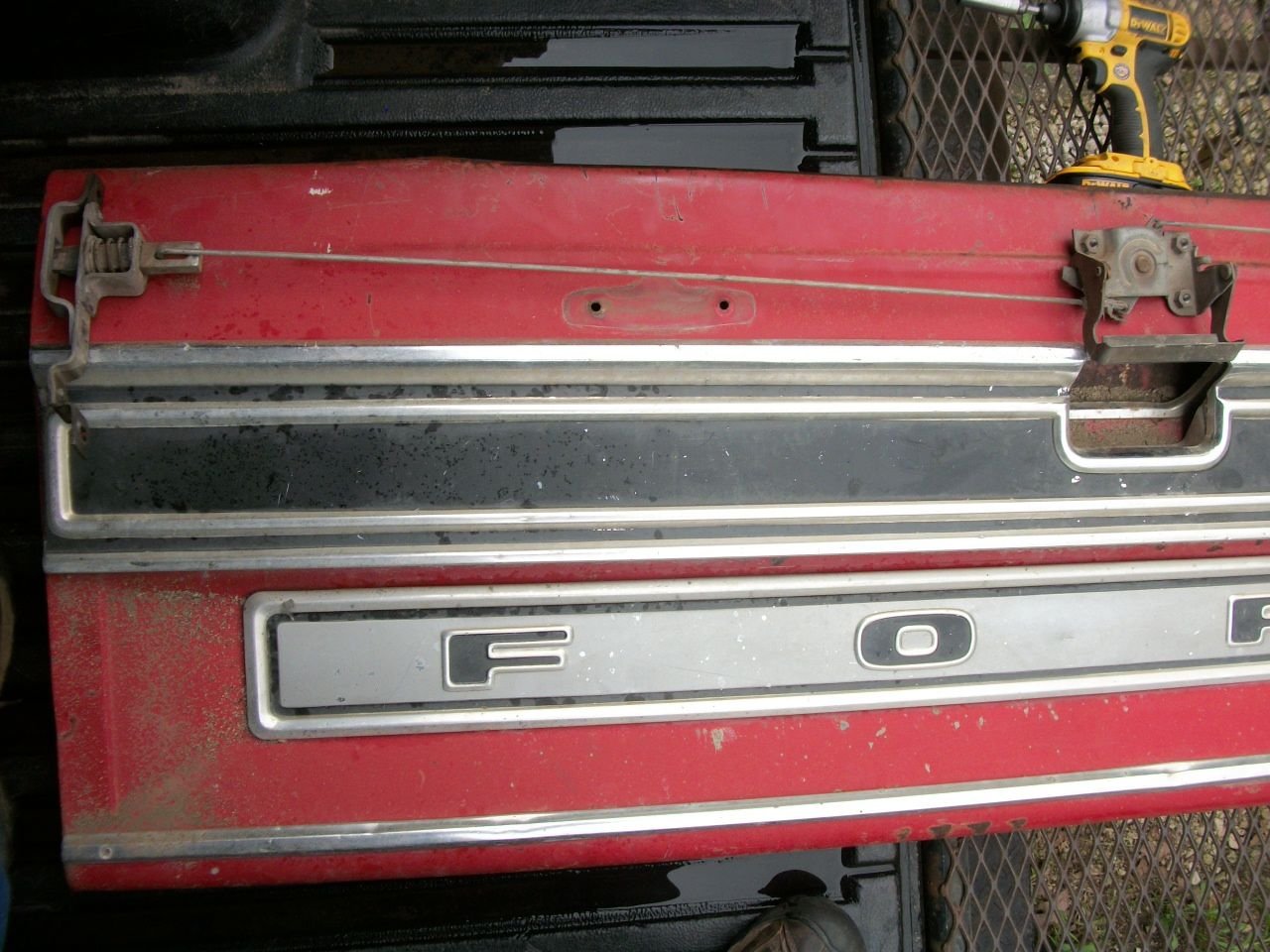 75 F100 - Tailgate handle repair questions - Ford Truck Enthusiasts Forums