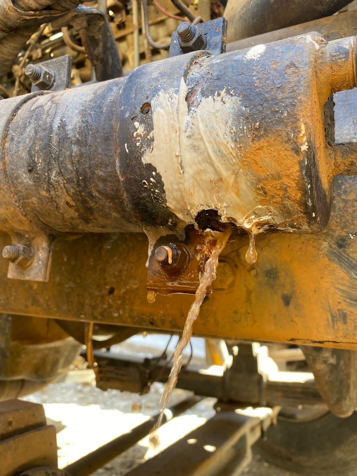 1989 Ford L8000 7.8L Diesel Part Identification Help - Ford Truck ...