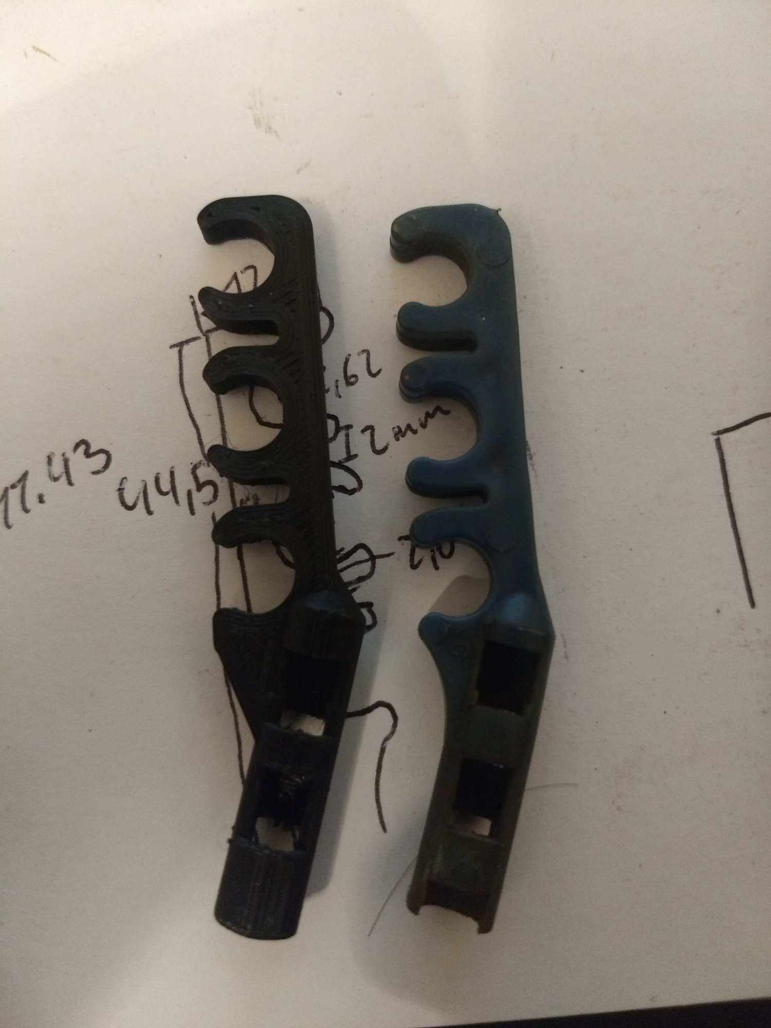 Push on Valve Cover Stud Sparkplug Wire Separator - Ford Truck ...