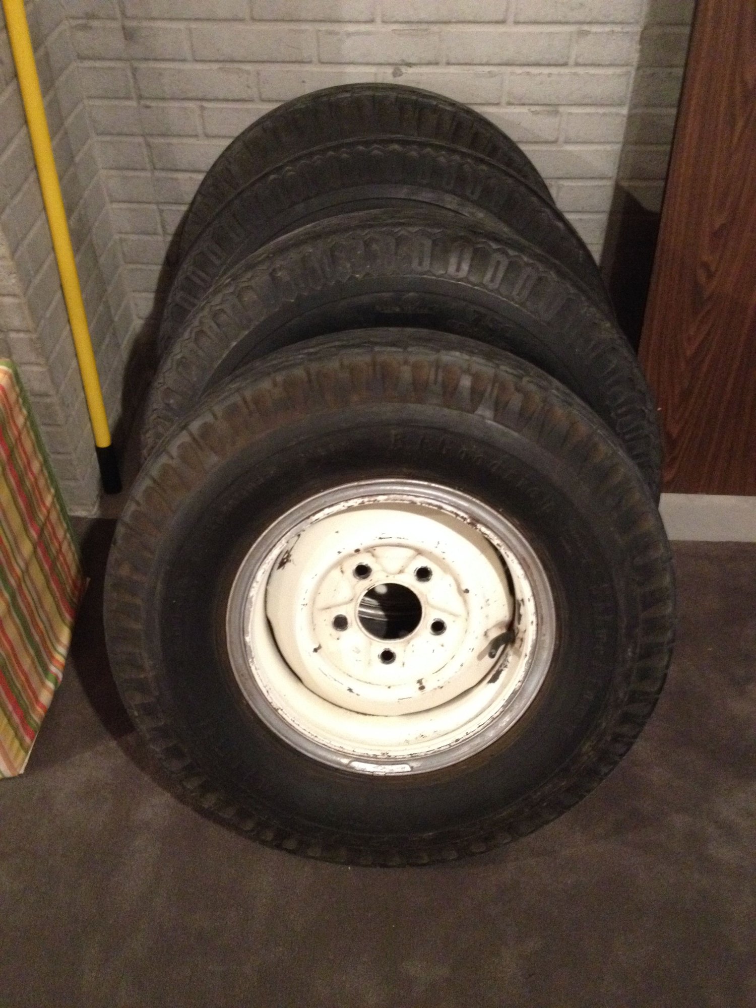Original lock ring wheels on F100s - Ford Truck Enthusiasts Forums