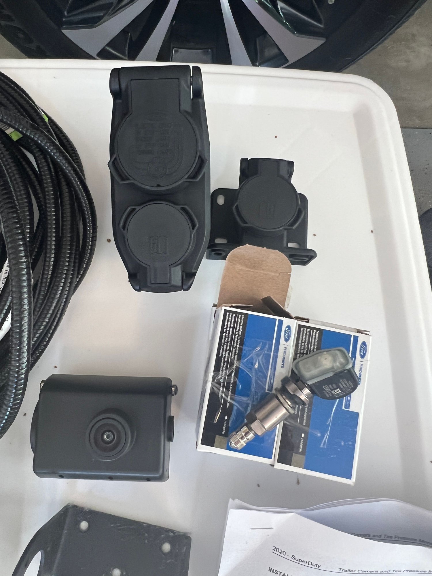 LC3Z-1A189-C. Ford Trailer Camera with the TPMS sensors for the Trailer ...