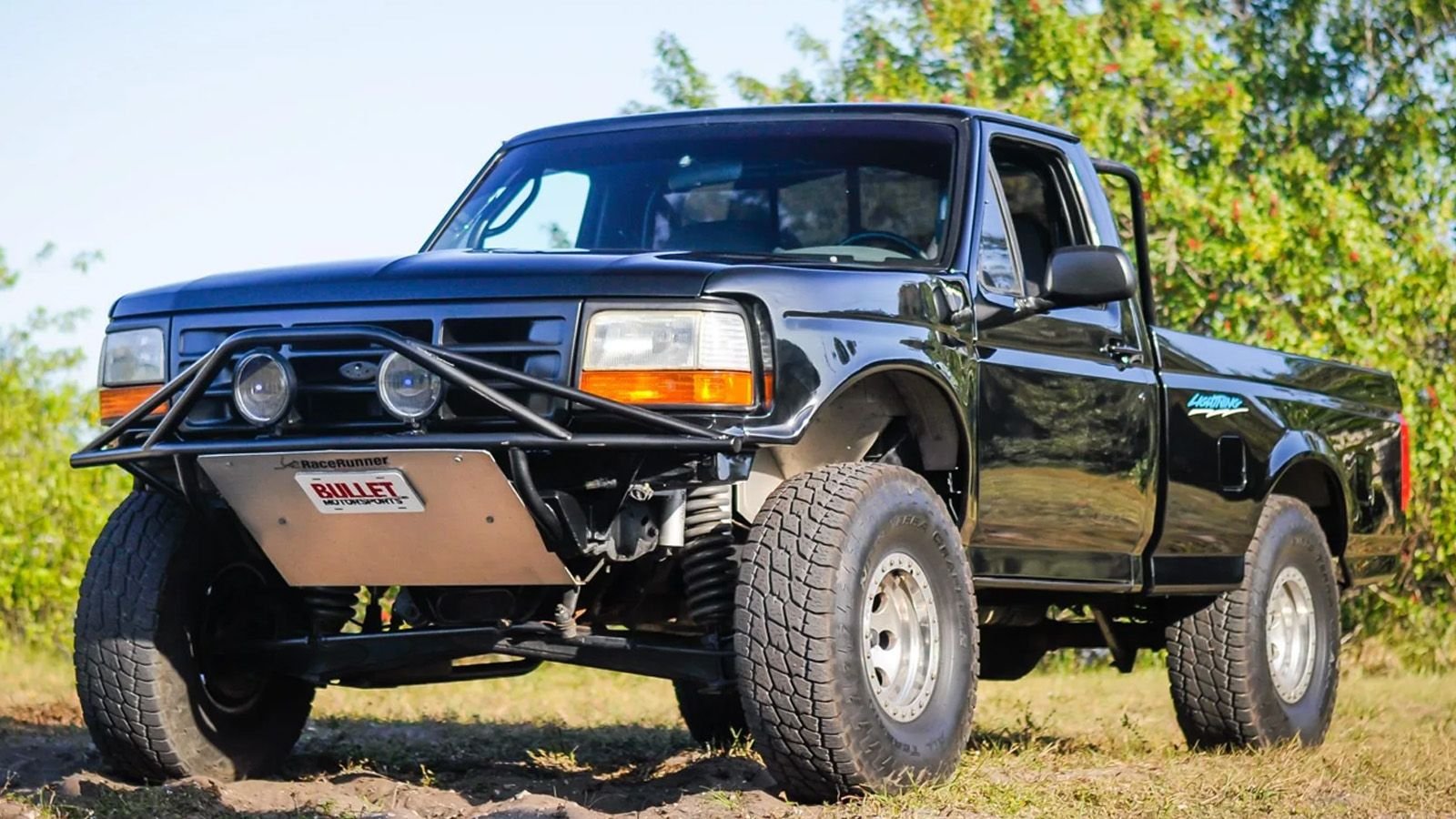 1993 SVT Lightning Gets Prerunner Makeover - Ford Truck Enthusiasts Forums
